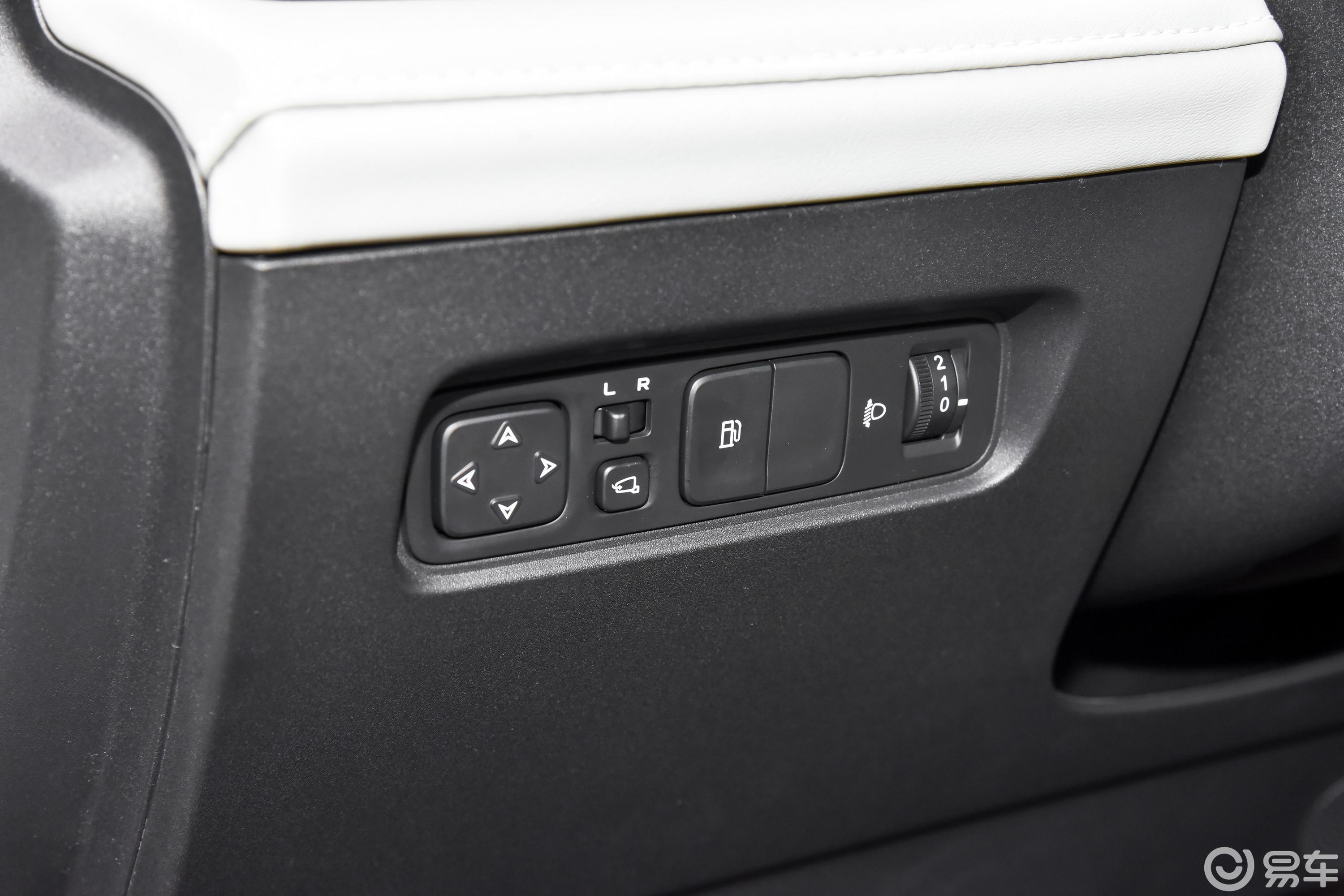 【长安UNI-V 智电iDD1.5T 113km 智趣型灯光控制区图片-汽车图片大全】-易车