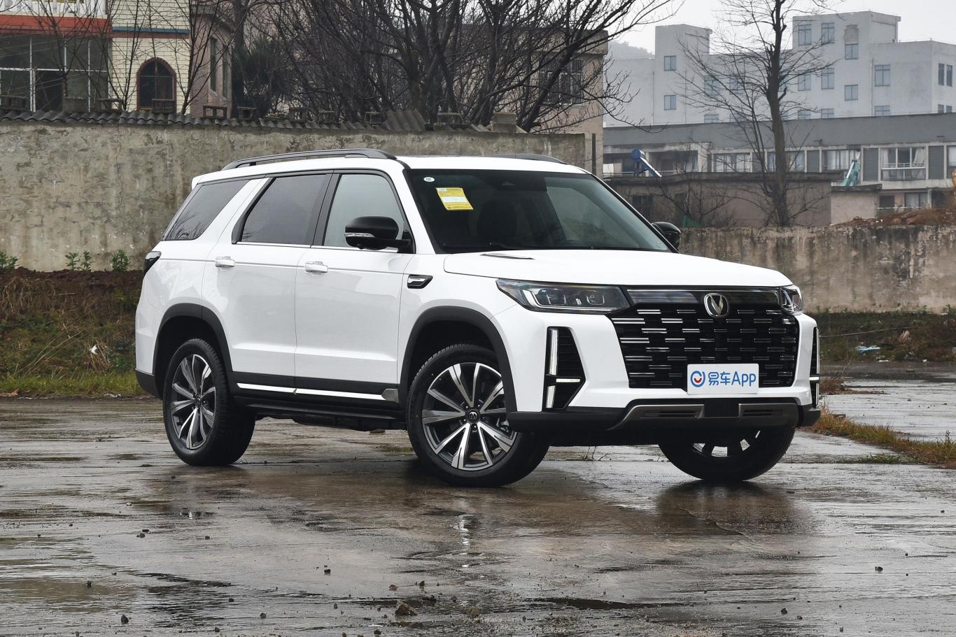 【长安CS95PLUS 2.0T 四驱尊贵型侧前45度车头向右水平图片-汽车图片大全】-易车