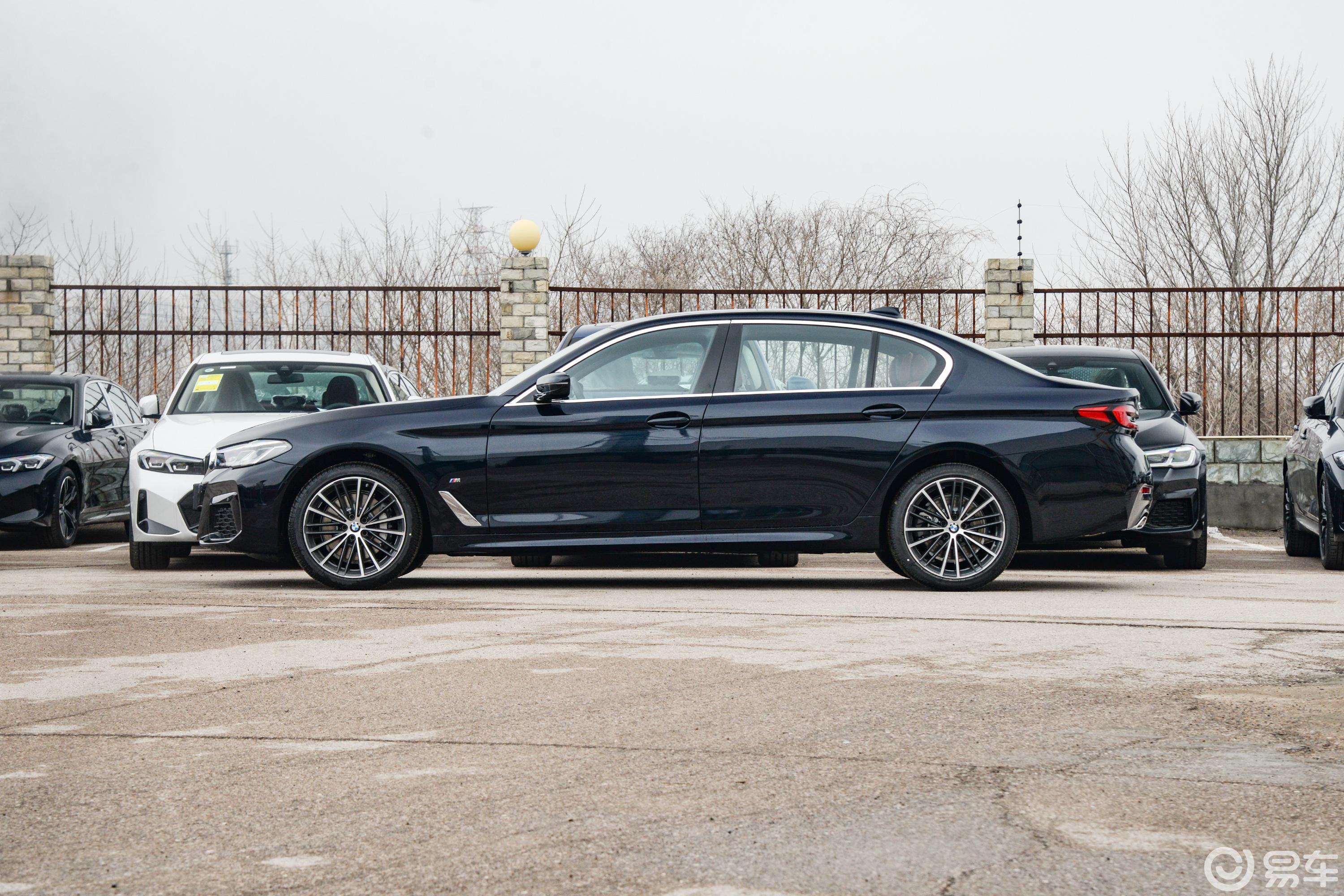 【宝马5系530Li xDrive M运动套装正侧车头向左水平图片-汽车图片大全】-易车