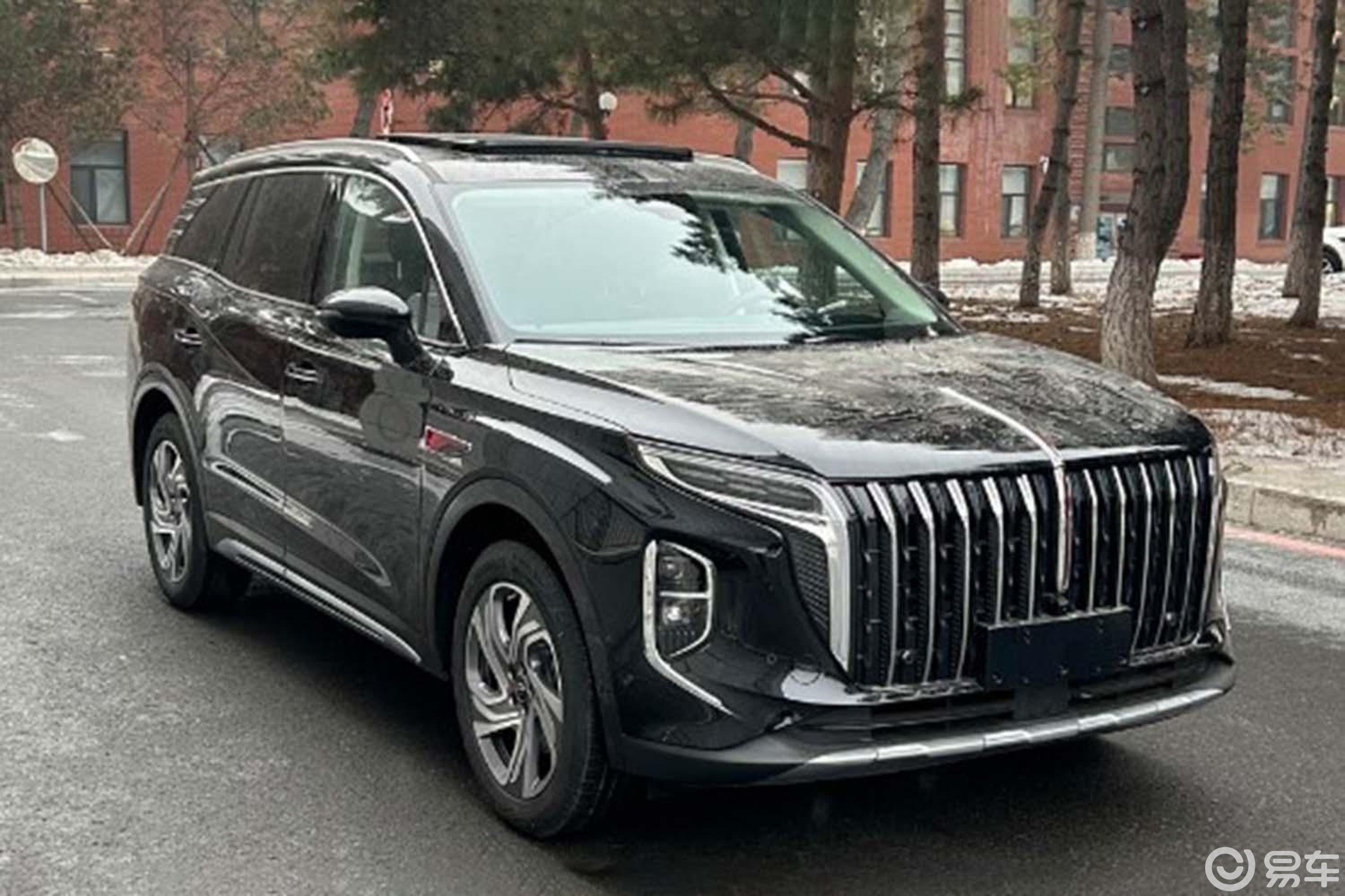 【红旗HS72.0T 两驱旗享版 7座图片-汽车图片大全】-易车