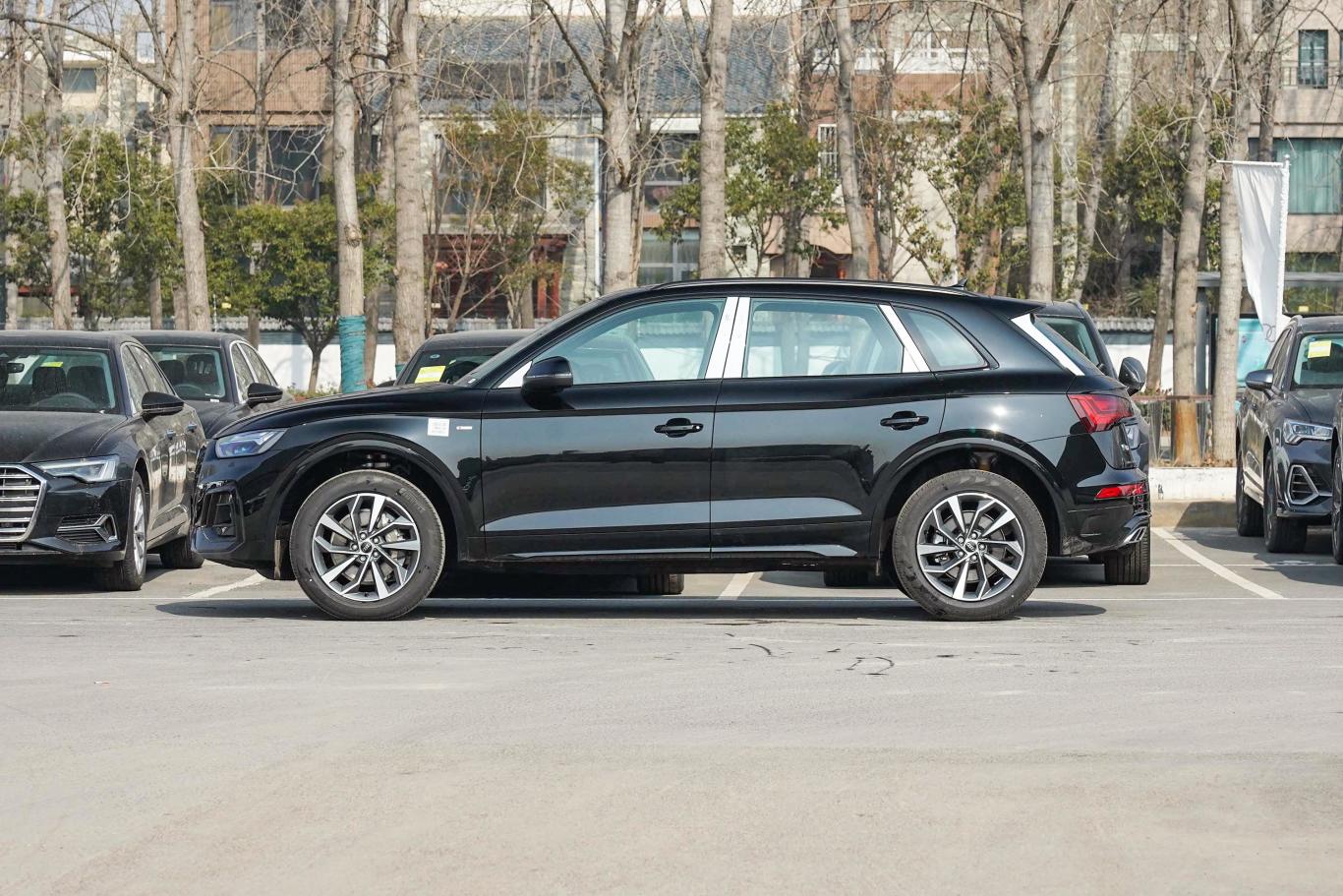 【奥迪Q5L40 TFSI 豪华动感型正侧车头向左水平图片-汽车图片大全】-易车