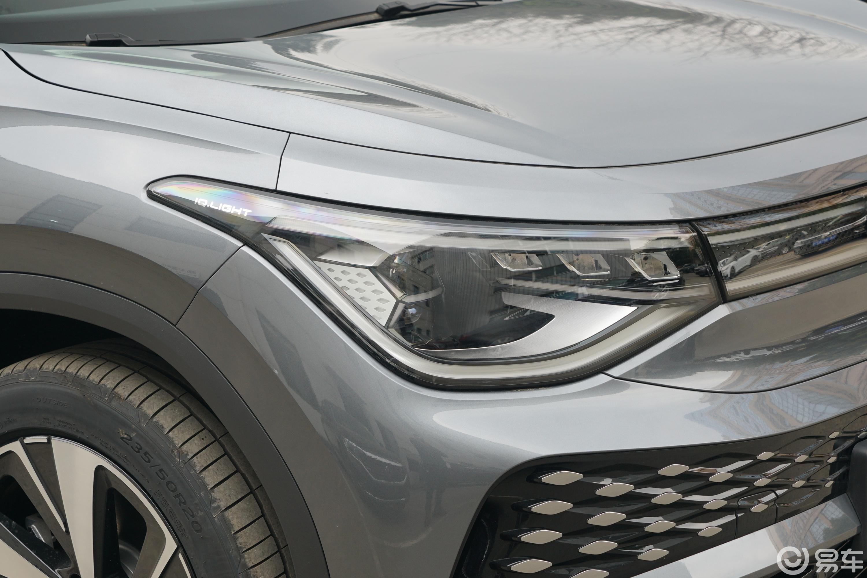 【ID.6 X617km 纯净长续航版 7座大灯侧45度俯拍图片-汽车图片大全】-易车