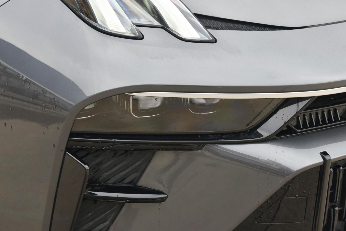 【领克031.5T 双离合两驱劲Plus 5座大灯侧45度俯拍图片-汽车图片大全】-易车