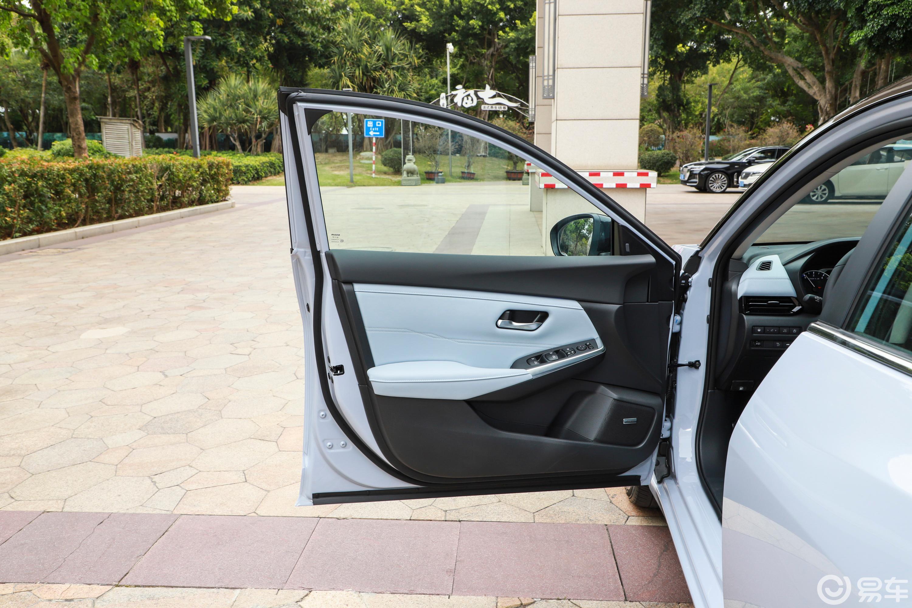 【轩逸e-POWER 超豪华Ultra驾驶员侧前车门图片-汽车图片大全】-易车