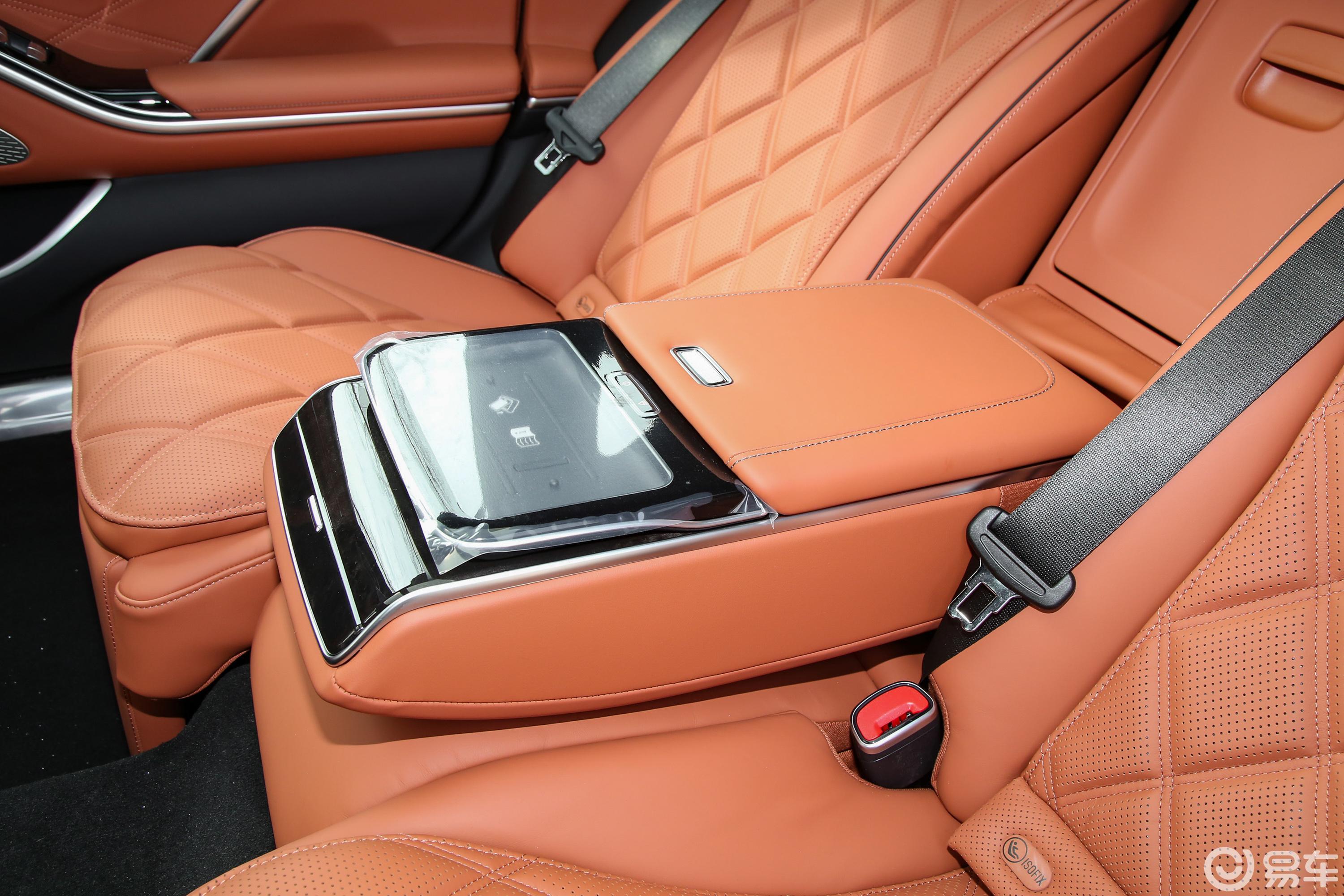 【迈巴赫S级S 480 4MATIC后排中央扶手图片-汽车图片大全】-易车