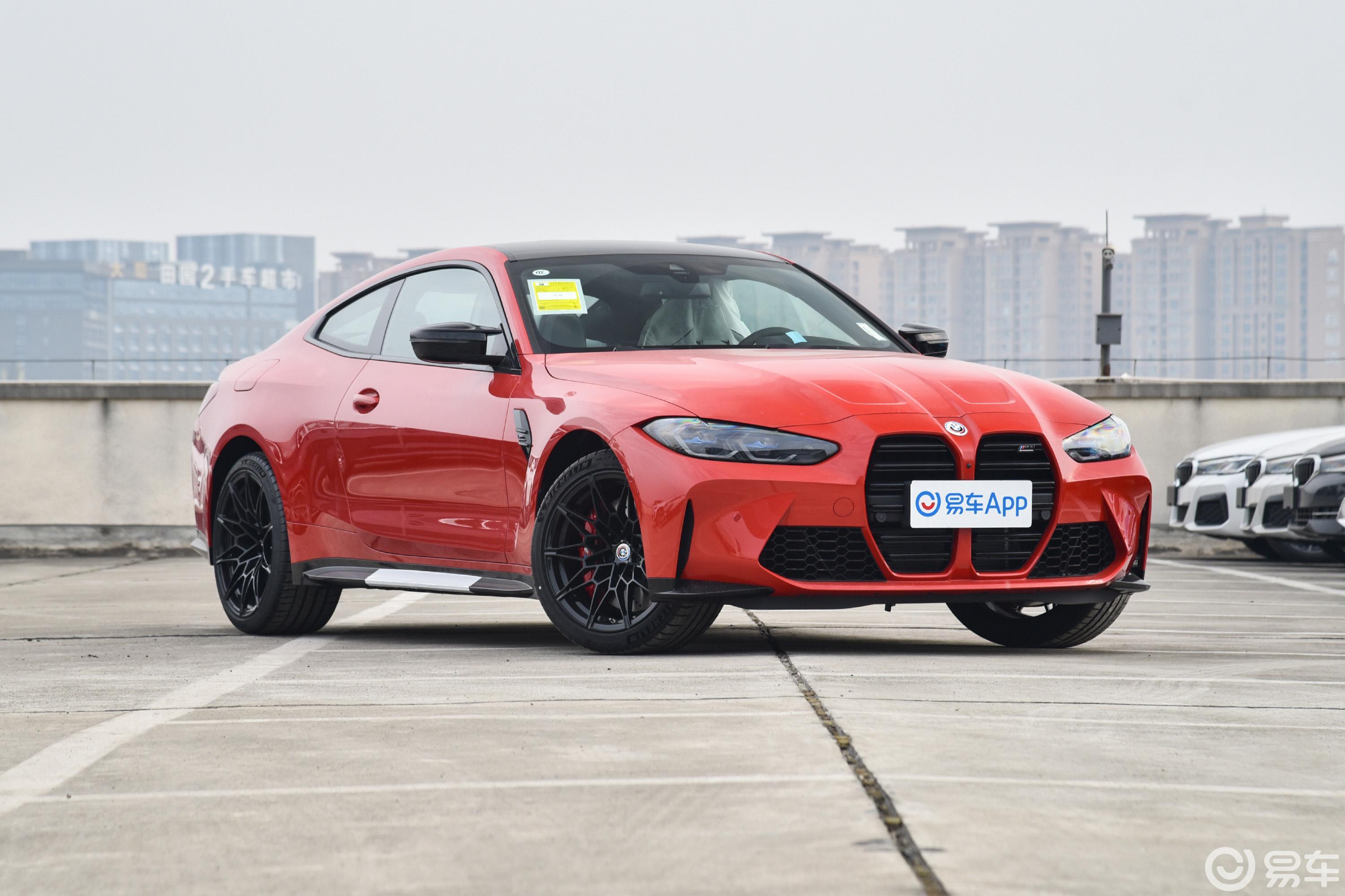 【宝马M450周年版 M4 双门轿跑车 雷霆版侧前45度车头向右水平图片-汽车图片大全】-易车