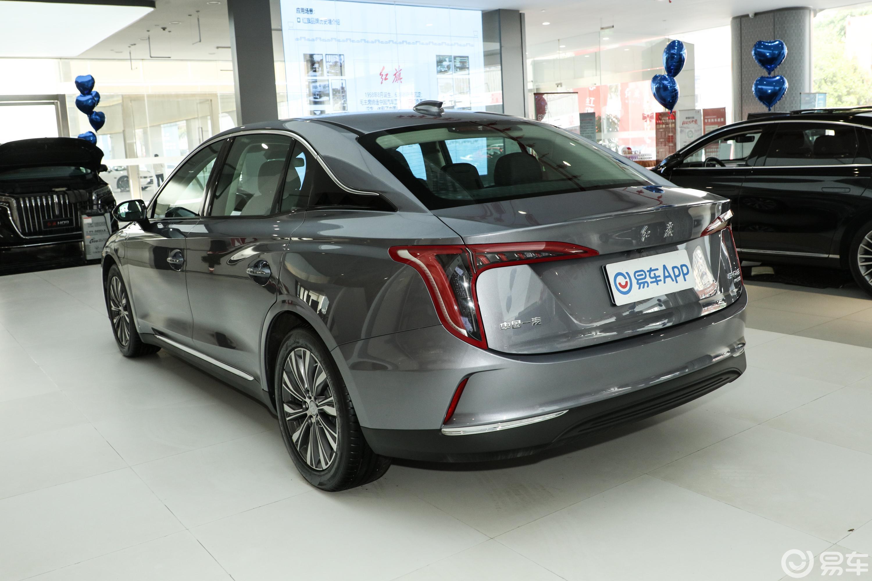 【红旗E-QM5PLUS 620km侧后45度车头向左水平图片-汽车图片大全】-易车