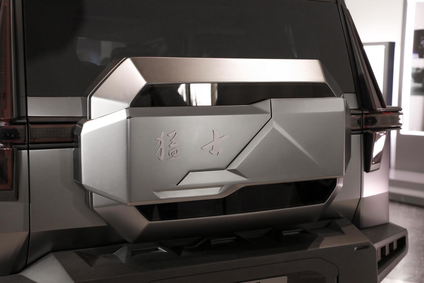 【猛士917纯电动 505km 创始版外观细节图片-汽车图片大全】-易车