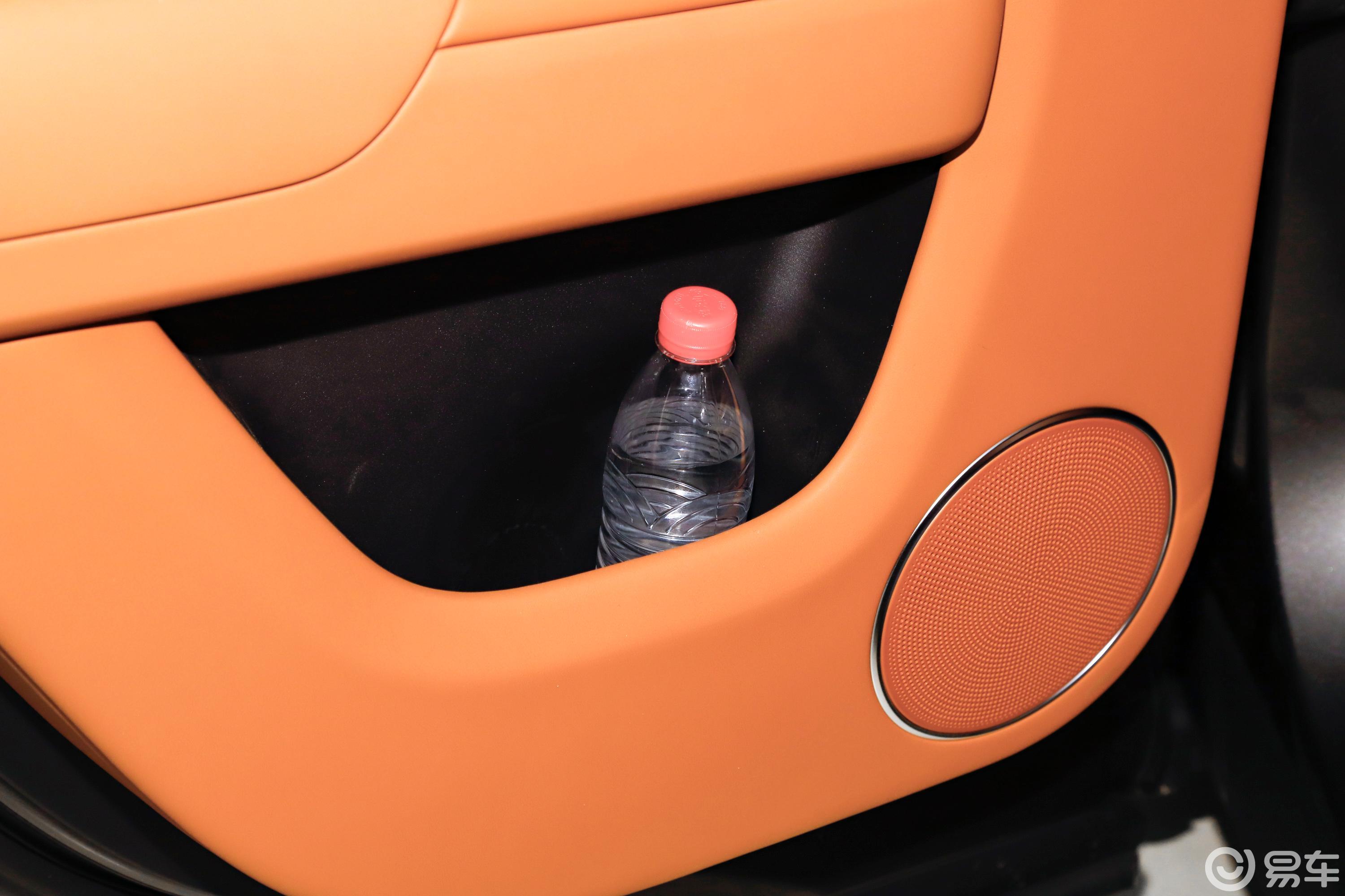 【理想L8L8 Air版后排空间图片-汽车图片大全】-易车