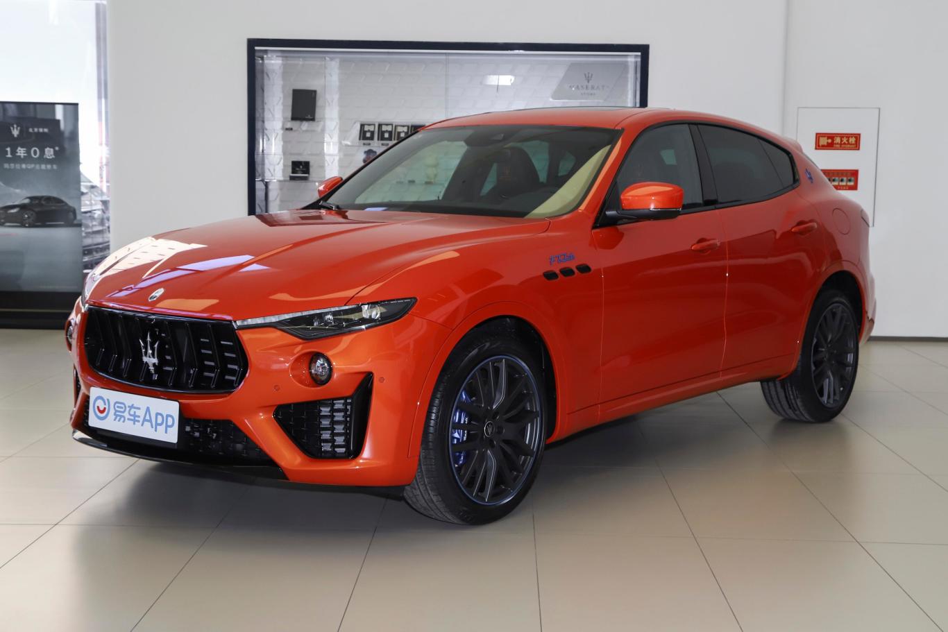 【Levante3.0T F Tributo侧前45度车头向左水平图片-汽车图片大全】-易车