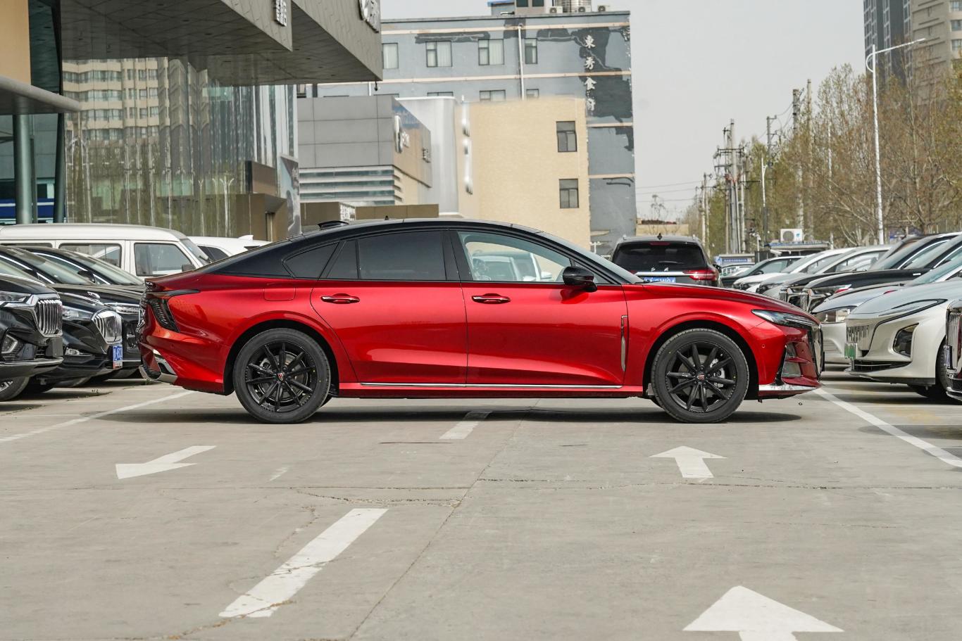 【红旗H62.0T 致臻版正侧车头向右水平图片-汽车图片大全】-易车