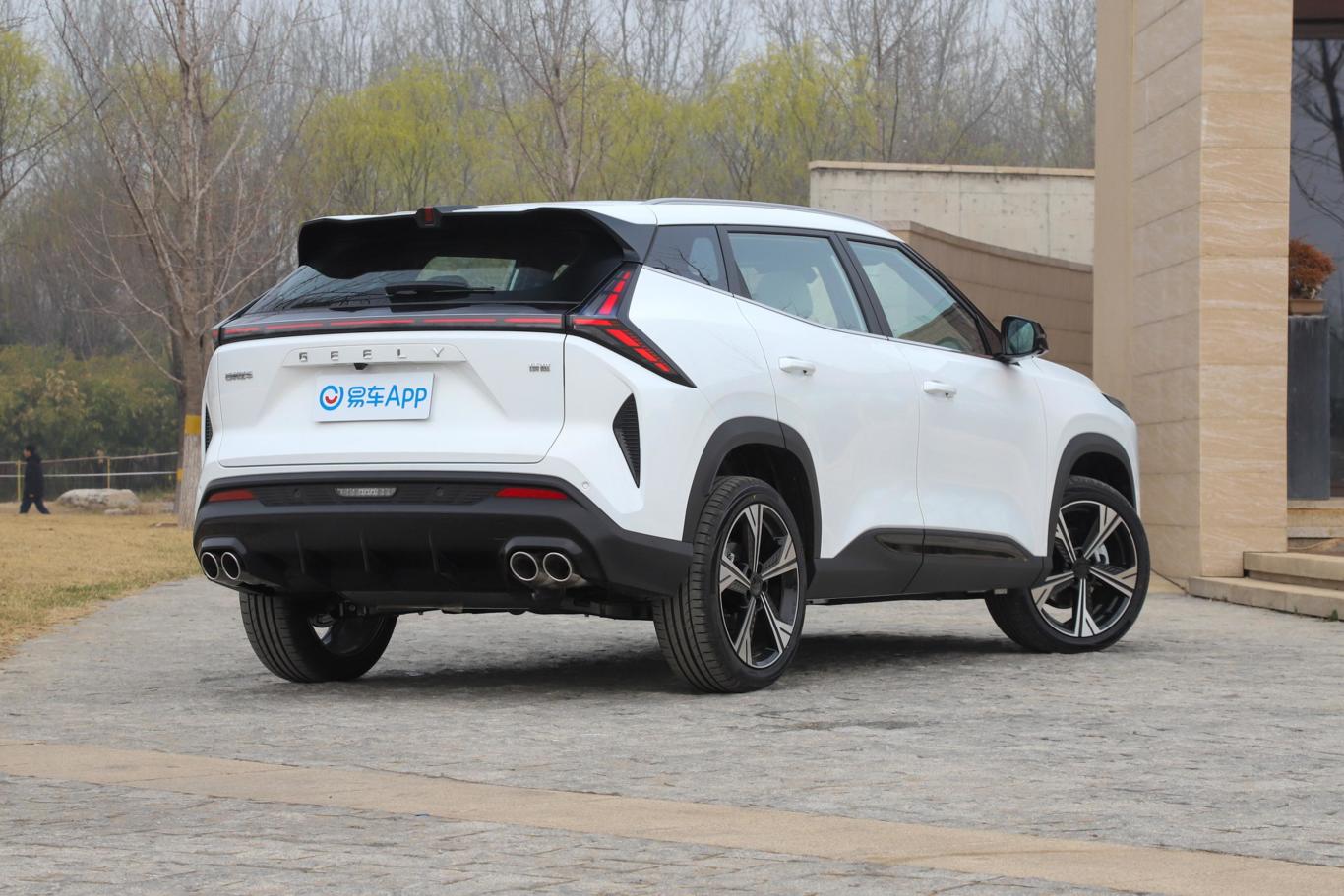 【博越博越COOL 1.5T 智尊型侧后45度车头向右水平图片-汽车图片大全】-易车