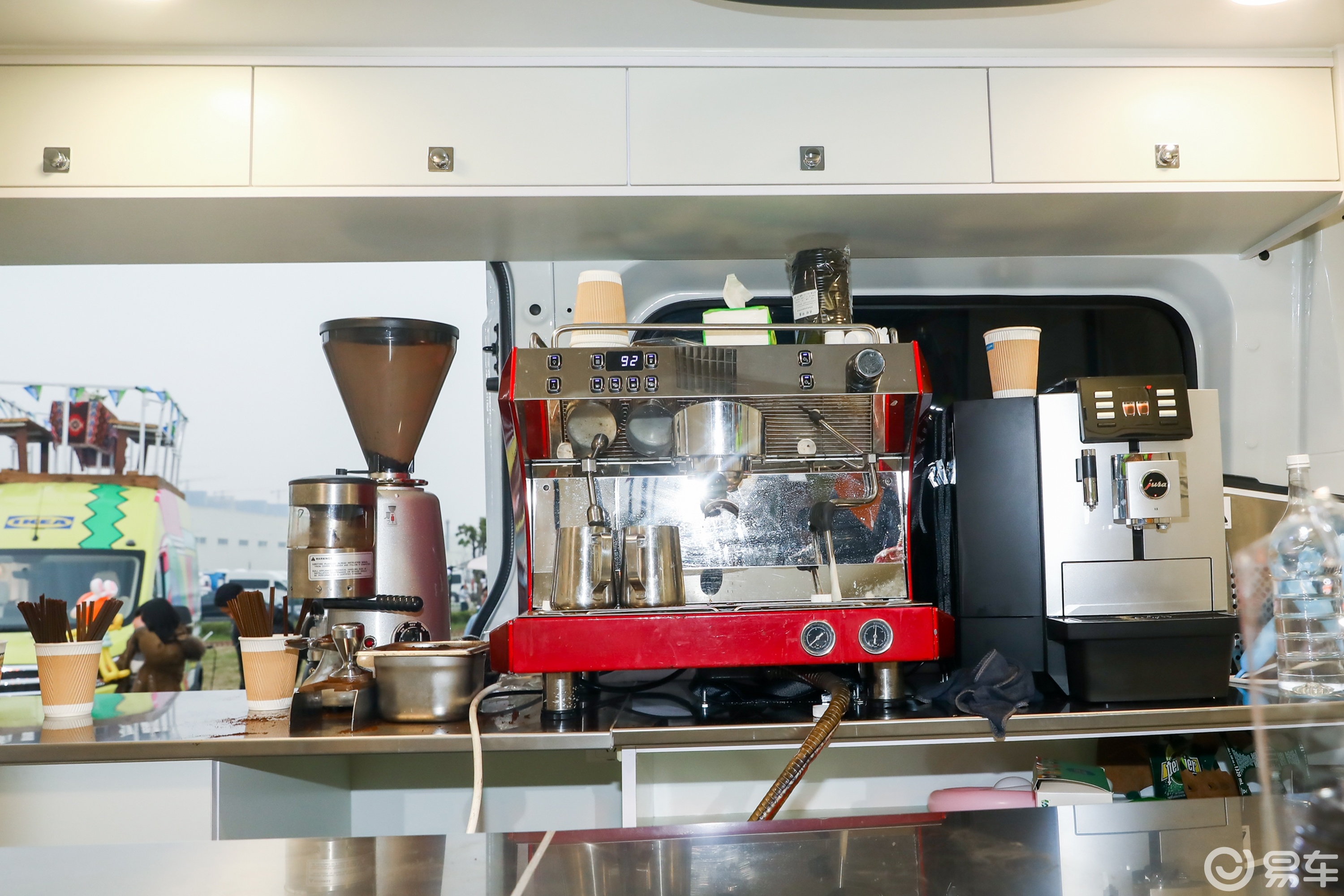 【新途V90定制版 2.0T 自动咖啡车空间图片-汽车图片大全】-易车