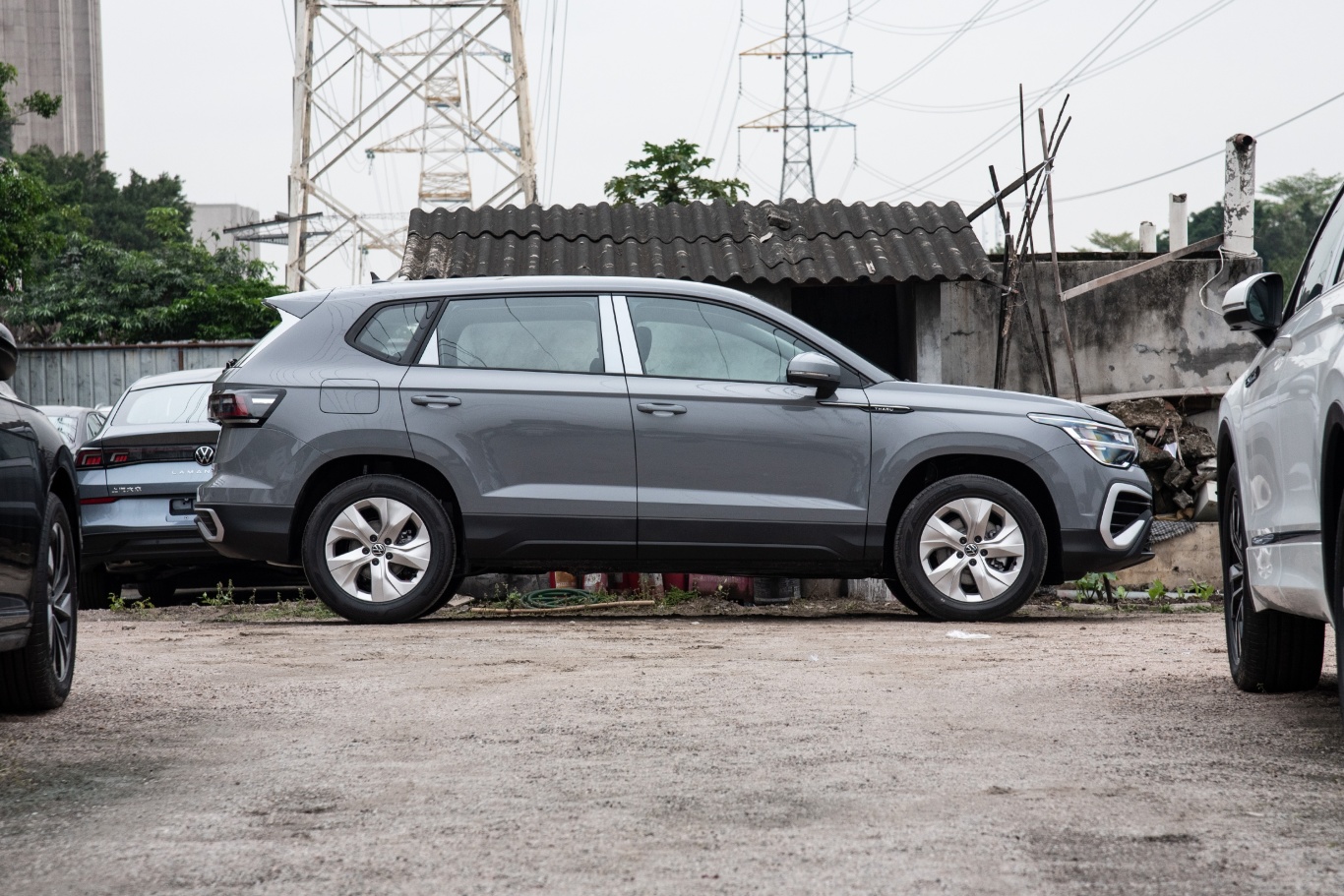 【途岳300TSI 两驱新月版正侧车头向右水平图片-汽车图片大全】-易车