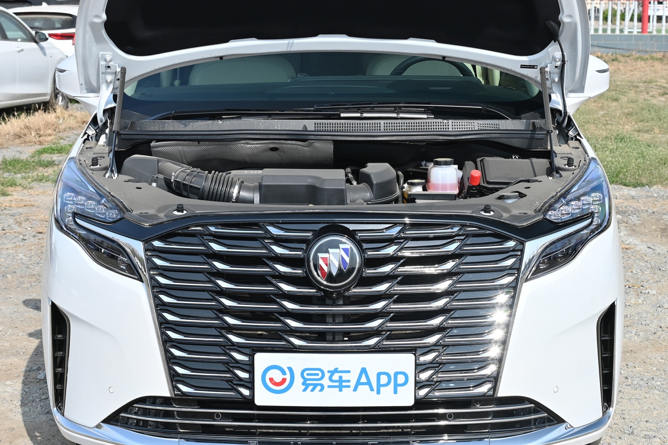 【别克GL8ES陆尊 2.0T 豪华型 7座前舱整体图片-汽车图片大全】-易车