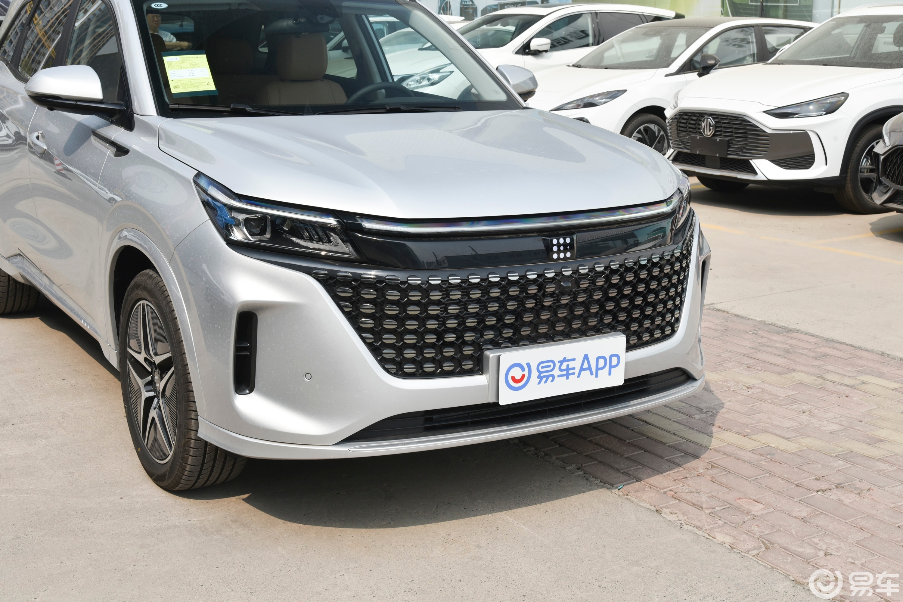 【蓝电E51.5L 94km 旗舰型 7座外观图片-汽车图片大全】-易车