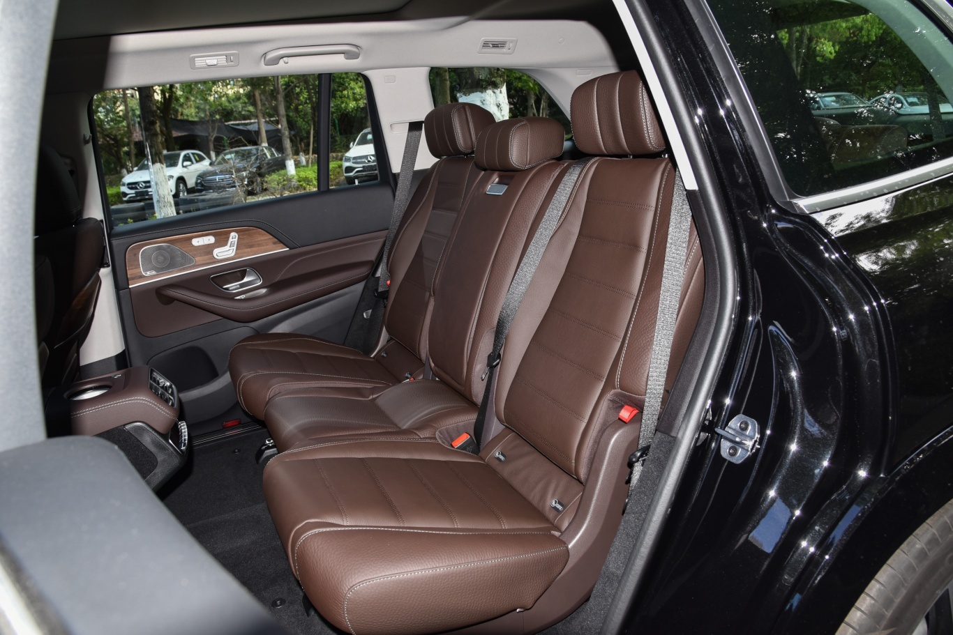 【奔驰GLS改款 GLS 450 4MATIC 豪华型后排座椅图片-汽车图片大全】-易车