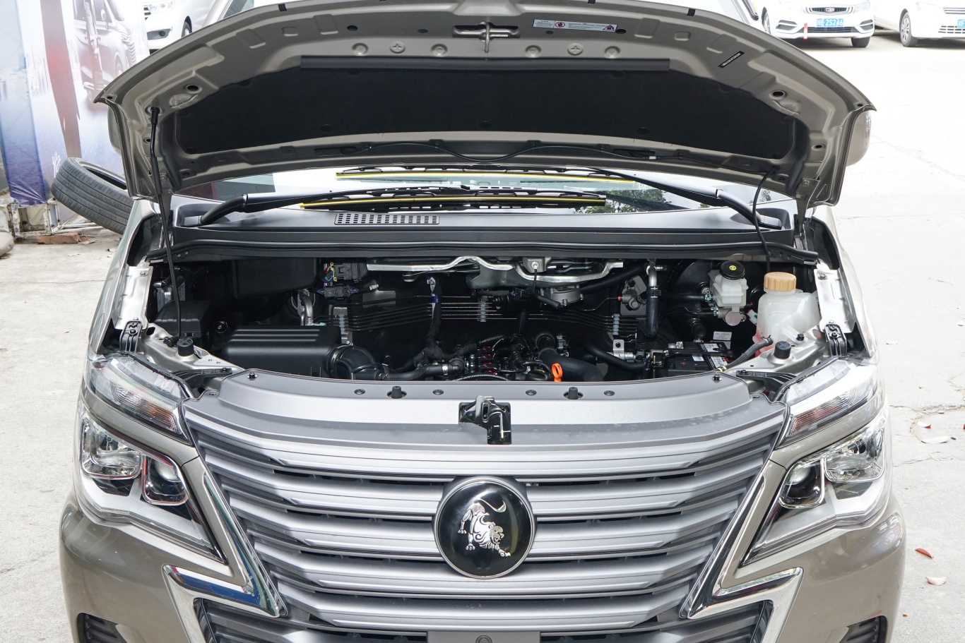 【菱智M5L 1.6L 豪华型 7座前舱整体图片-汽车图片大全】-易车