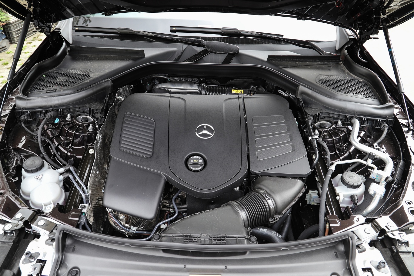【奔驰GLCGLC 260 L 4MATIC 动感型 5座发动机特写图片-汽车图片大全】-易车
