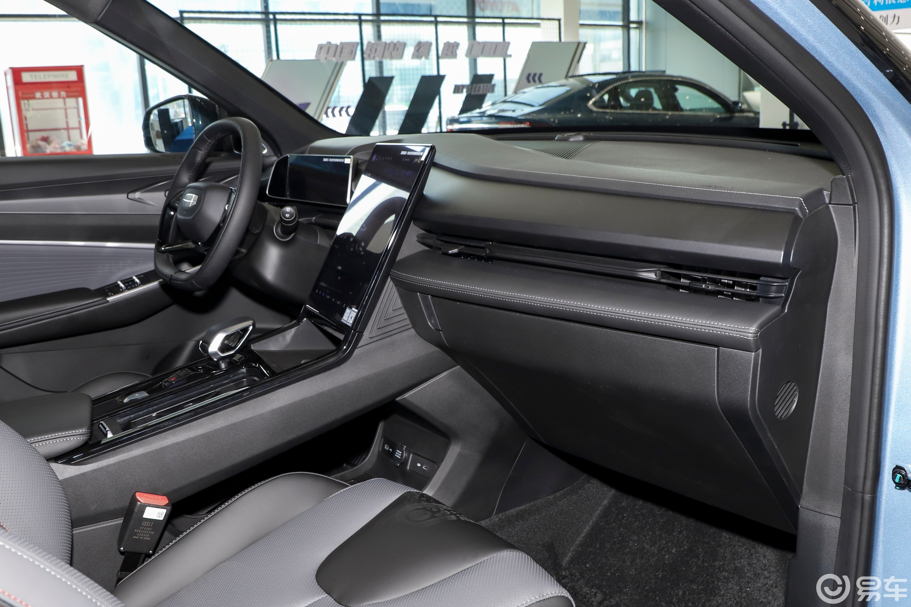 【博越博越COOL 1.5T 智联型内饰全景副驾驶员方向图片-汽车图片大全】-易车