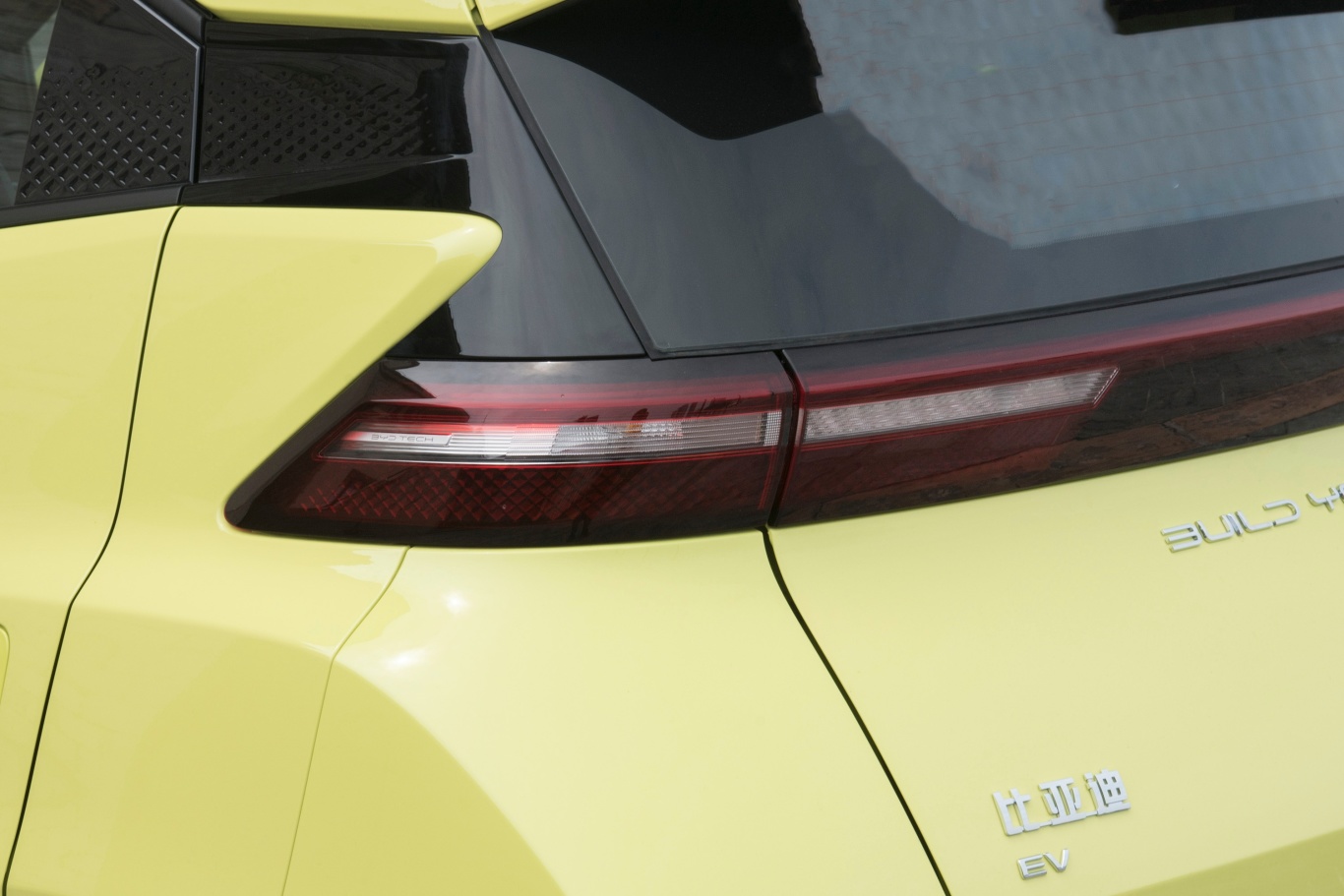 【海鸥405km 飞翔版尾灯侧45度俯拍图片-汽车图片大全】-易车