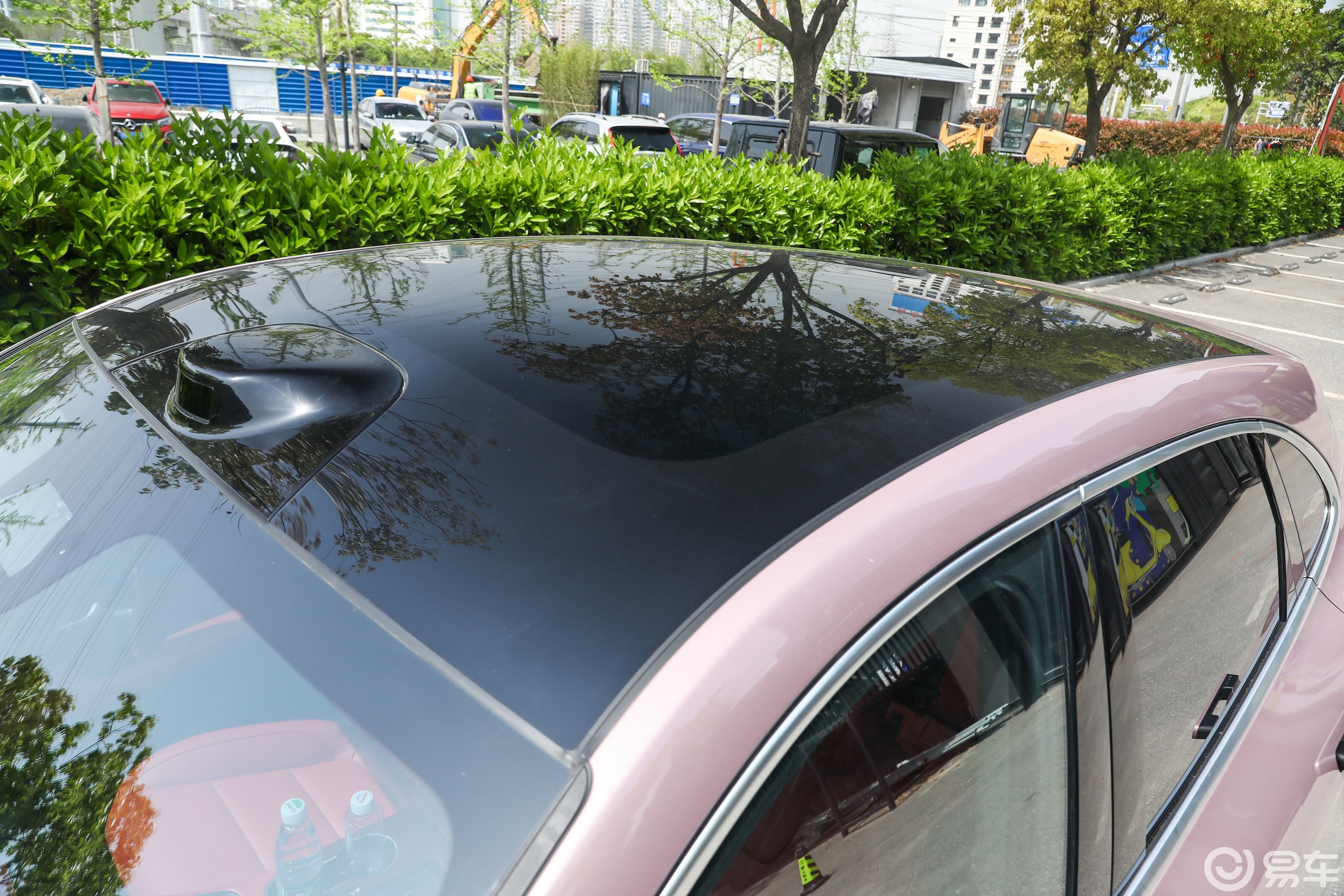 【问界M5纯电版 534km 四驱智驾版天窗图片-汽车图片大全】-易车