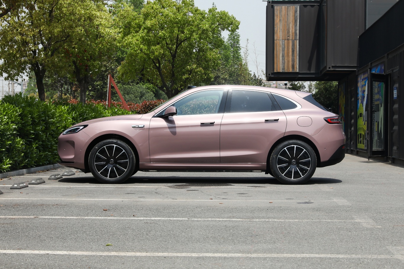 【问界M5纯电版 534km 四驱智驾版正侧车头向左水平图片-汽车图片大全】-易车