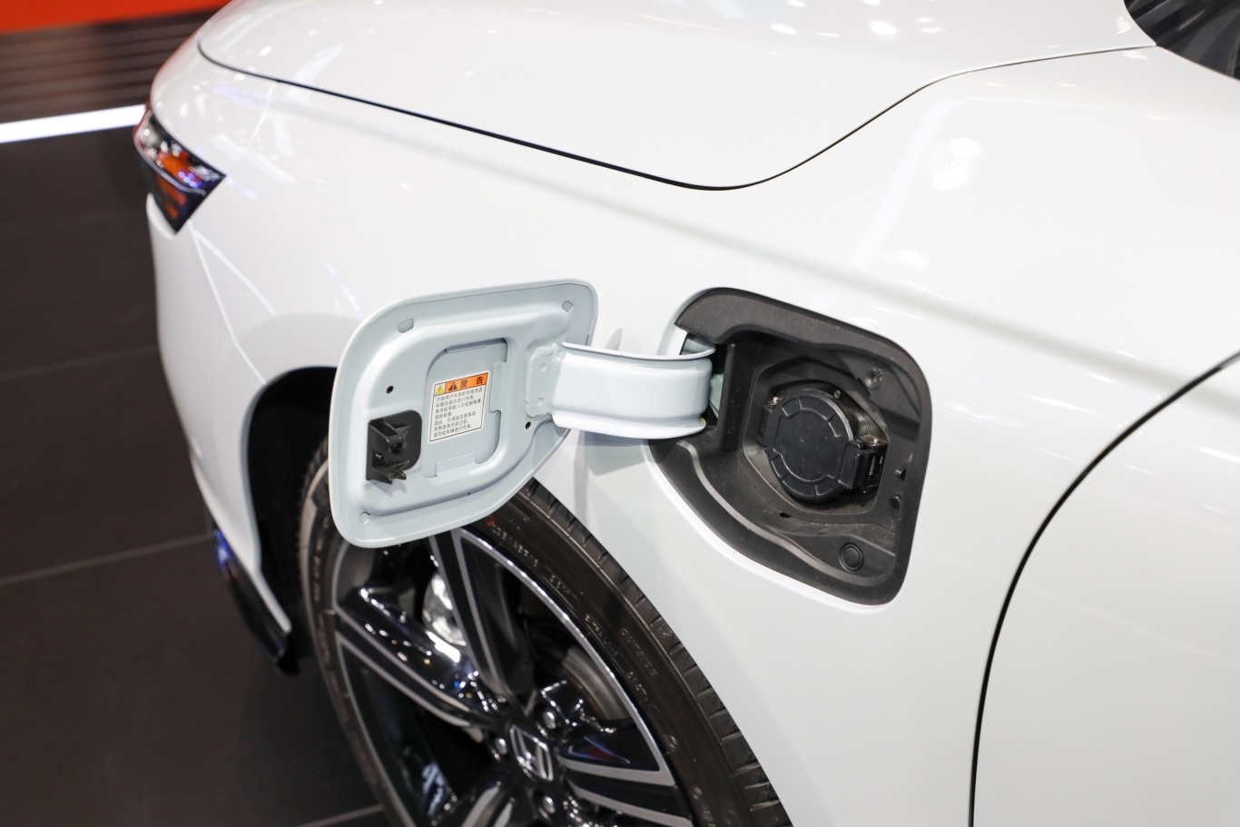 【雅阁 e:PHEV2.0L 82km 旗舰版图片-汽车图片大全】-易车