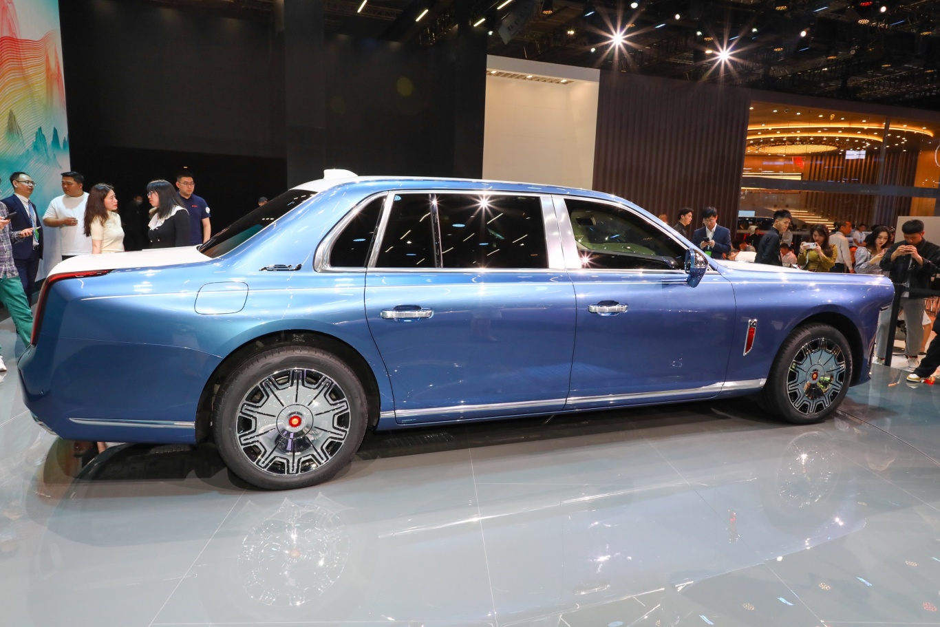 【红旗国礼4.0T 首发版外观图片-汽车图片大全】-易车