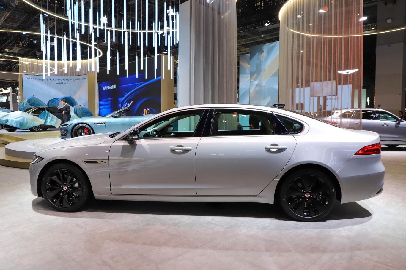 【捷豹XFL鎏金版 2.0T P250 两驱尊享豪华版图片-汽车图片大全】-易车