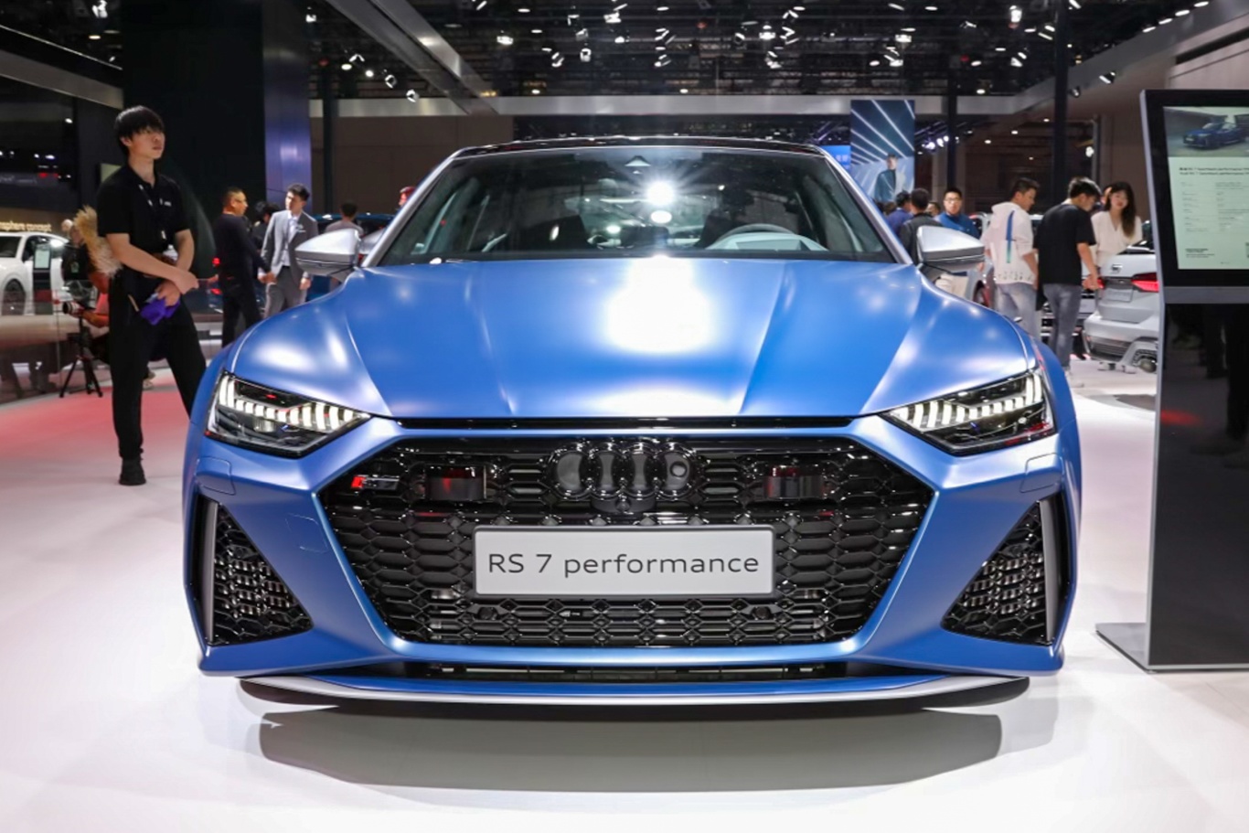 【奥迪RS 74.0T Sportback Performance图片-汽车图片大全】-易车