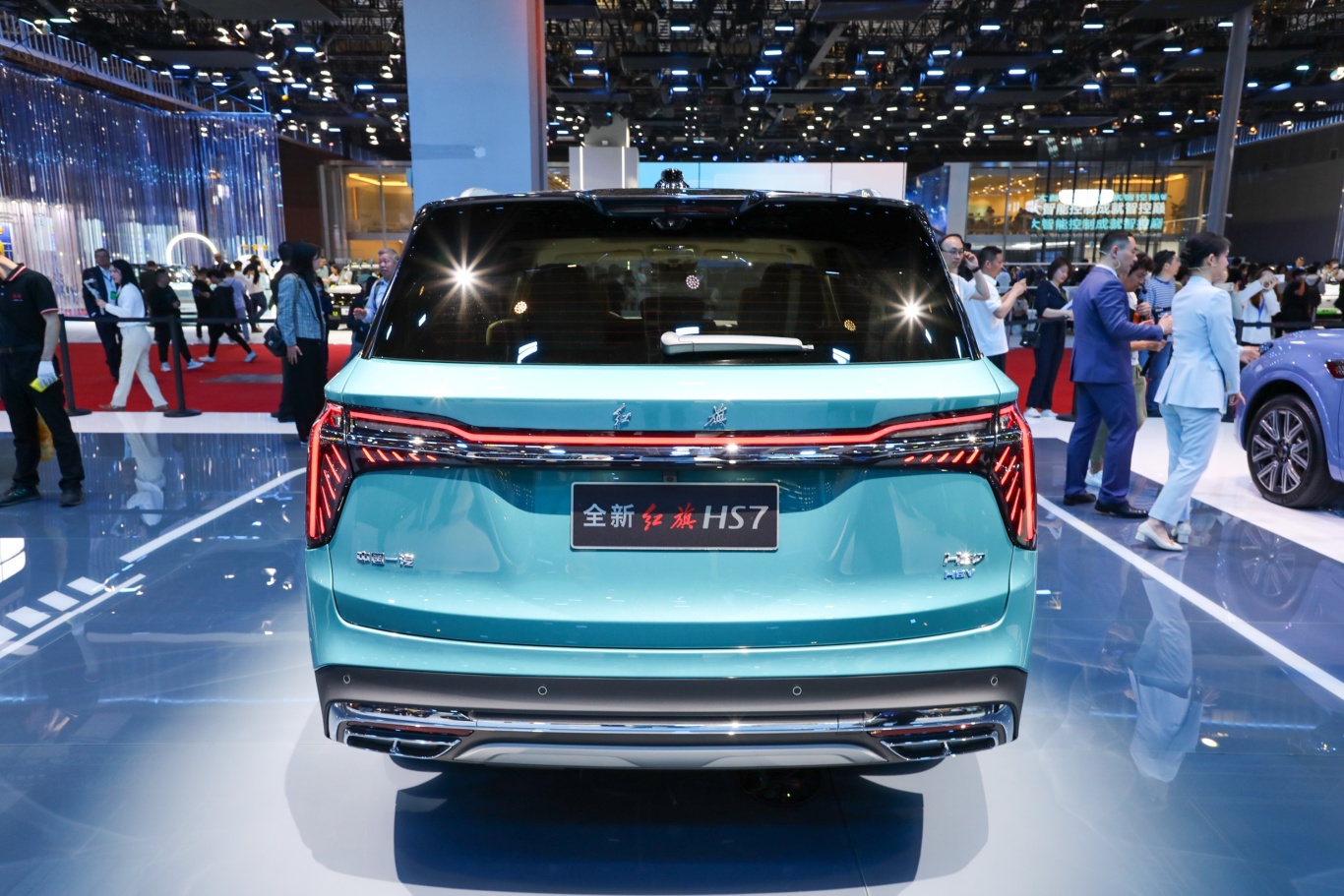 【红旗HS72.0T 四驱旗领版 6座外观图片-汽车图片大全】-易车