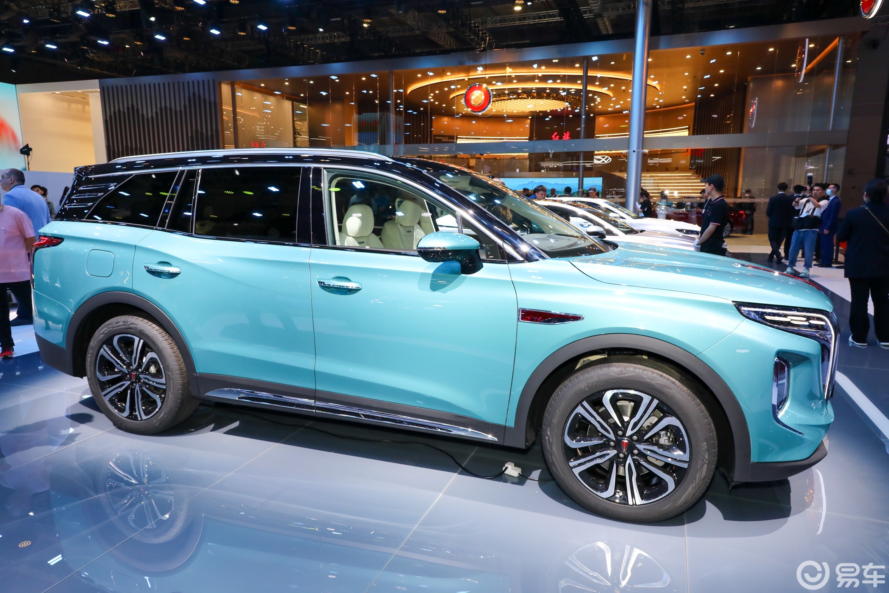 【红旗HS72.0T 四驱旗领版 6座外观图片-汽车图片大全】-易车