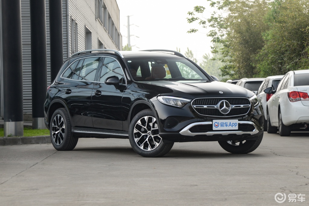 【奔驰奔驰GLC2023款GLC 260 L 4MATIC 动感型 7座】报价_图片_-参数_易车