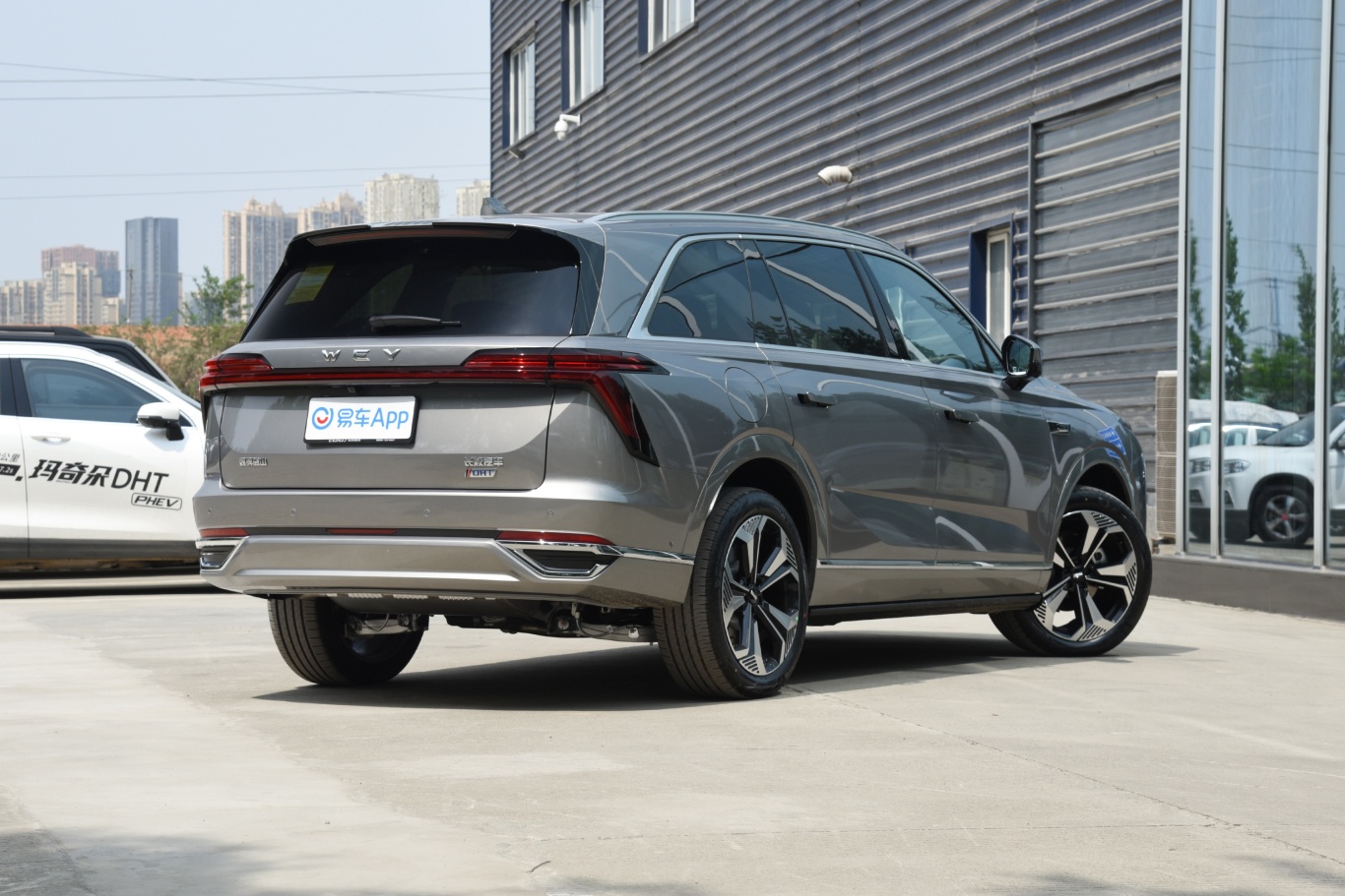 【魏牌蓝山1.5T 180km 四驱超长续航版侧后45度车头向右水平图片-汽车图片大全】-易车