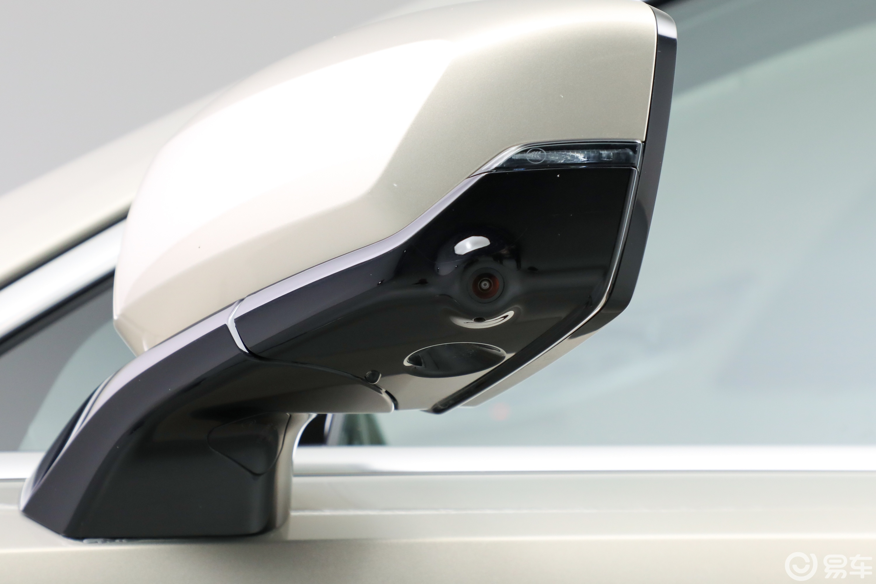 【蓝山 DHT PHEV1.5T 180km 四驱超长续航版外观细节图片-汽车图片大全】-易车