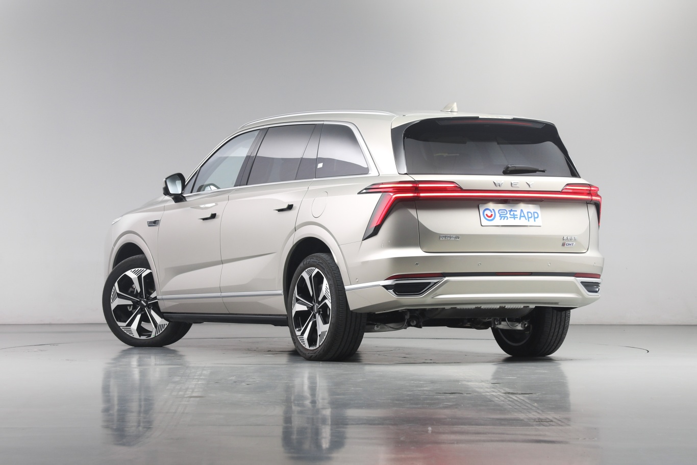 【魏牌蓝山1.5T 180km 四驱超长续航版侧后45度车头向左水平图片-汽车图片大全】-易车