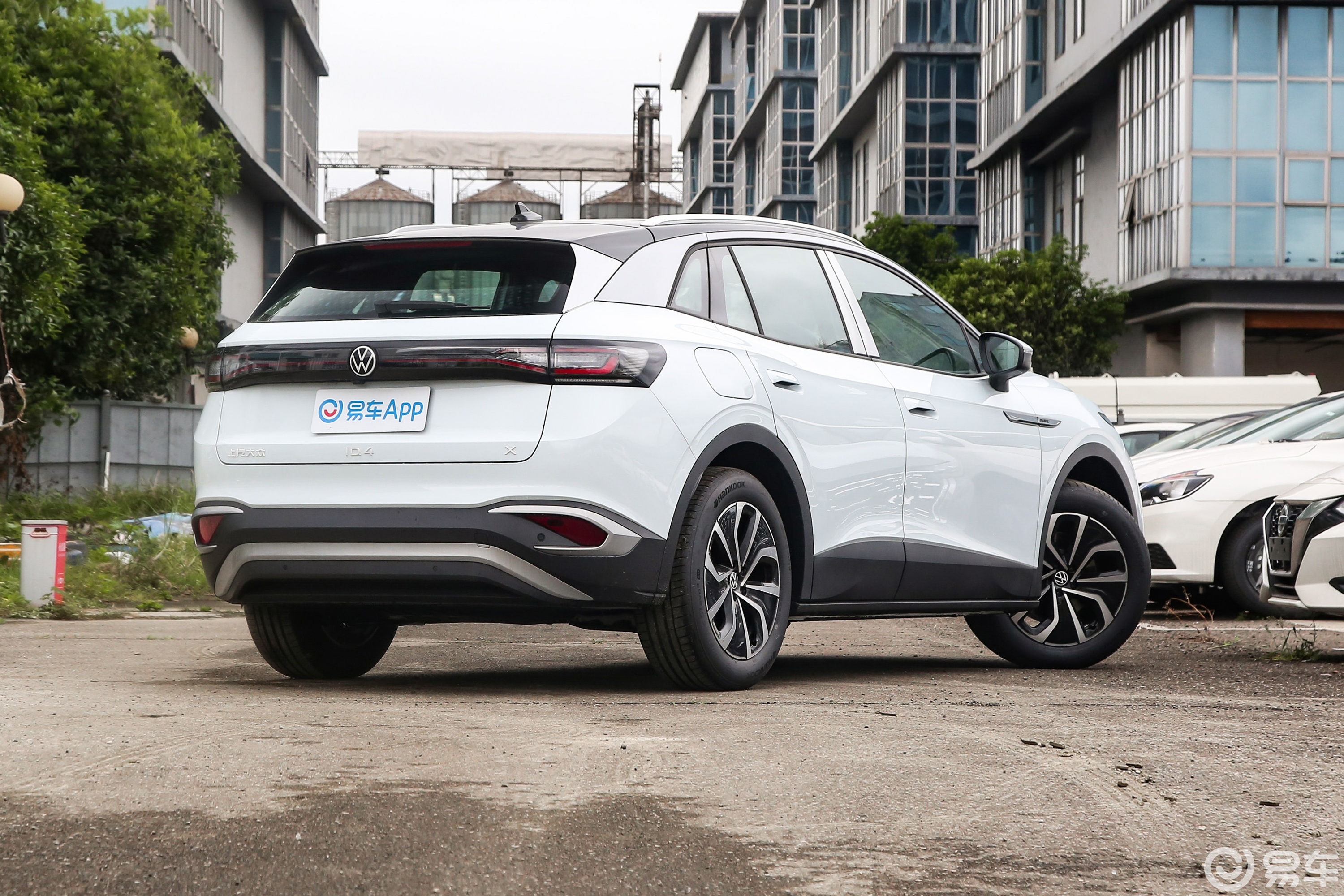 【ID.4 X升级款 425km 纯净智享版侧后45度车头向右水平图片-汽车图片大全】-易车