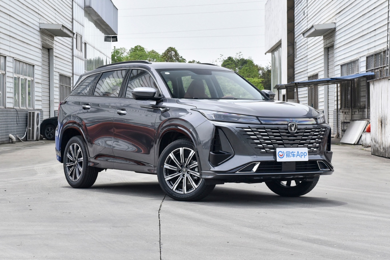 【长安CS75PLUS第三代 1.5T 尊贵型侧前45度车头向右水平图片-汽车图片大全】-易车