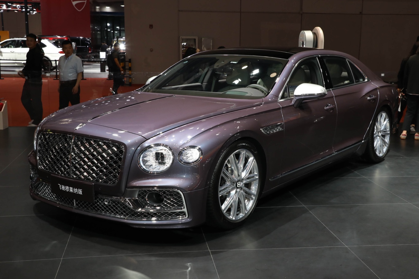 【飞驰4.0T V8 S外观图片-汽车图片大全】-易车