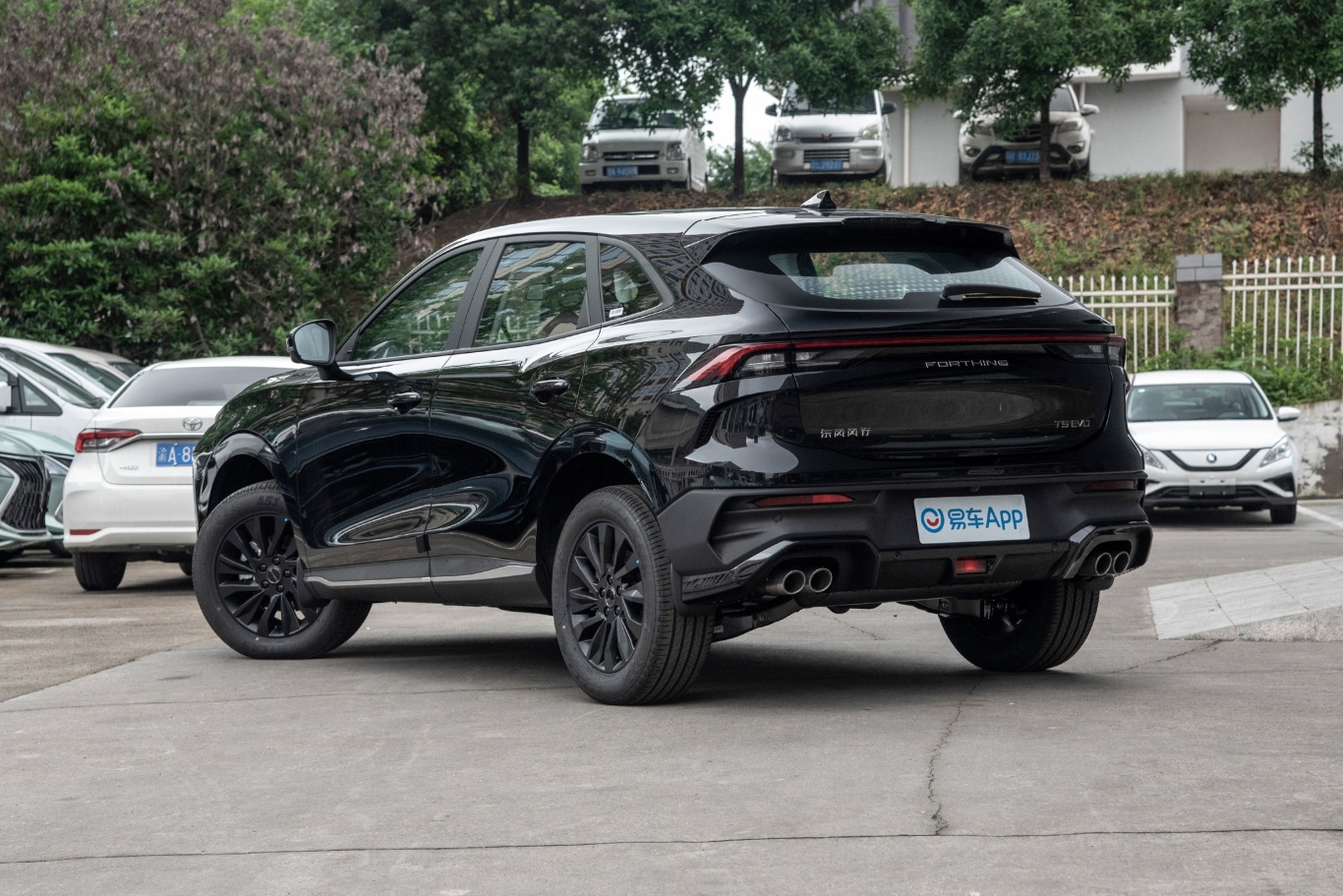 【风行T5 EVO狂飚版 1.5T 新铂金款侧后45度车头向左水平图片-汽车图片大全】-易车