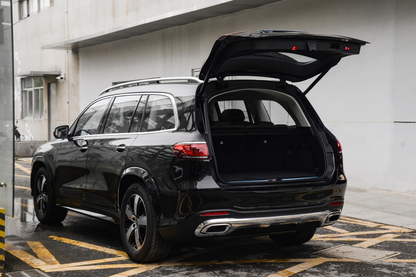 【奔驰GLS改款 GLS 400 4MATIC后备厢开启45度侧拍图片-汽车图片大全】-易车