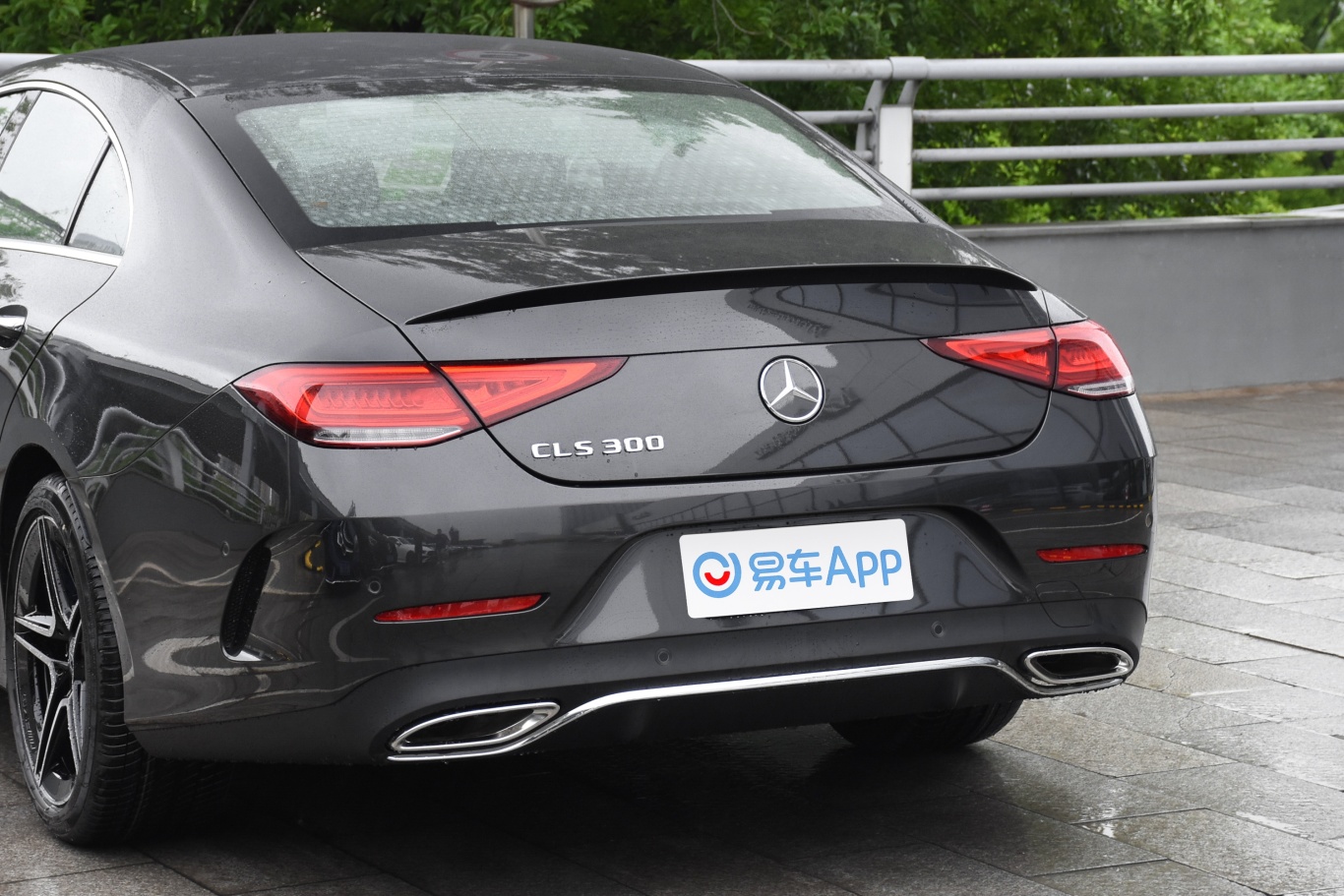 【奔驰CLS改款 CLS 300 豪华型车尾特写图片-汽车图片大全】-易车