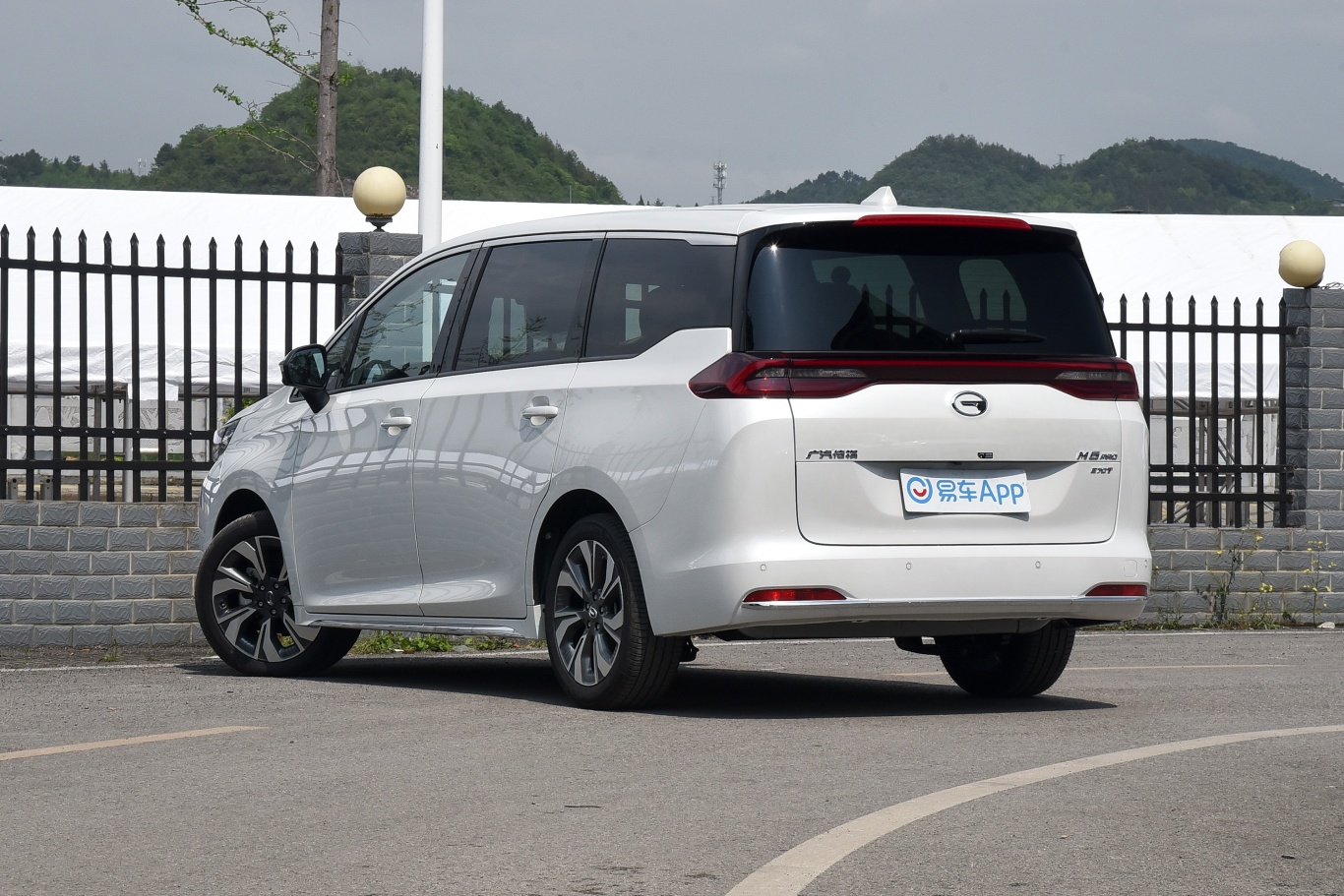 【传祺M6Pro 270T 尊荣版侧后45度车头向左水平图片-汽车图片大全】-易车