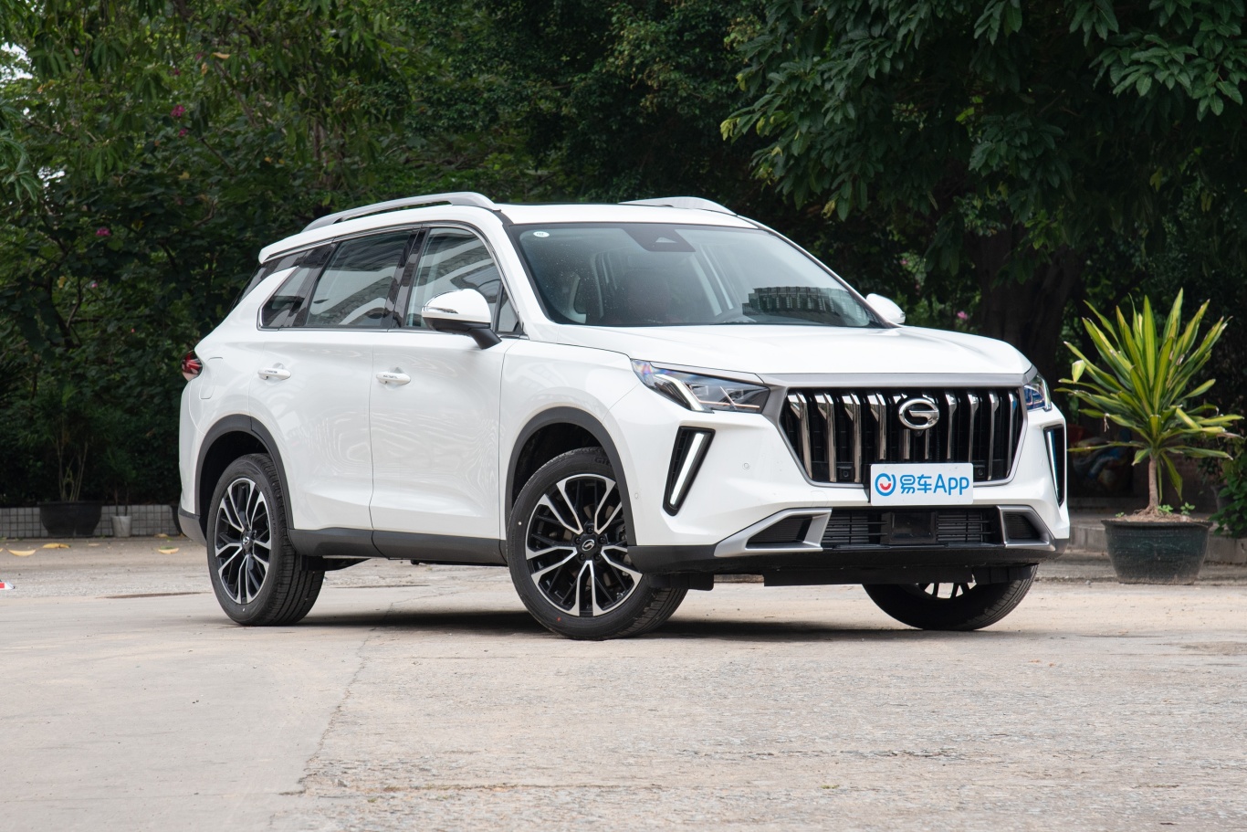 【传祺GS4 PLUS390T 星云版侧前45度车头向右水平图片-汽车图片大全】-易车