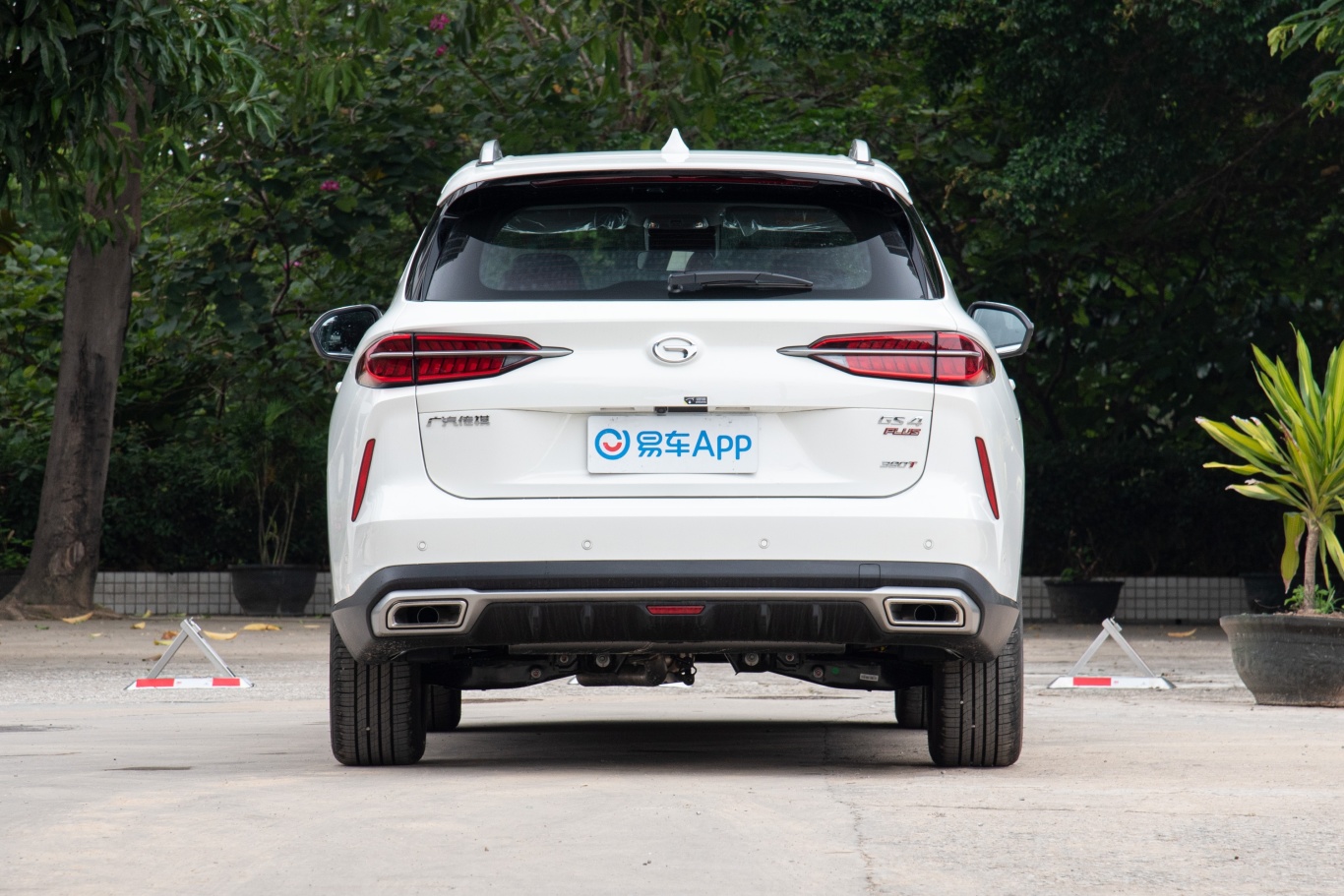 【传祺GS4 PLUS390T 星云版正后水平图片-汽车图片大全】-易车