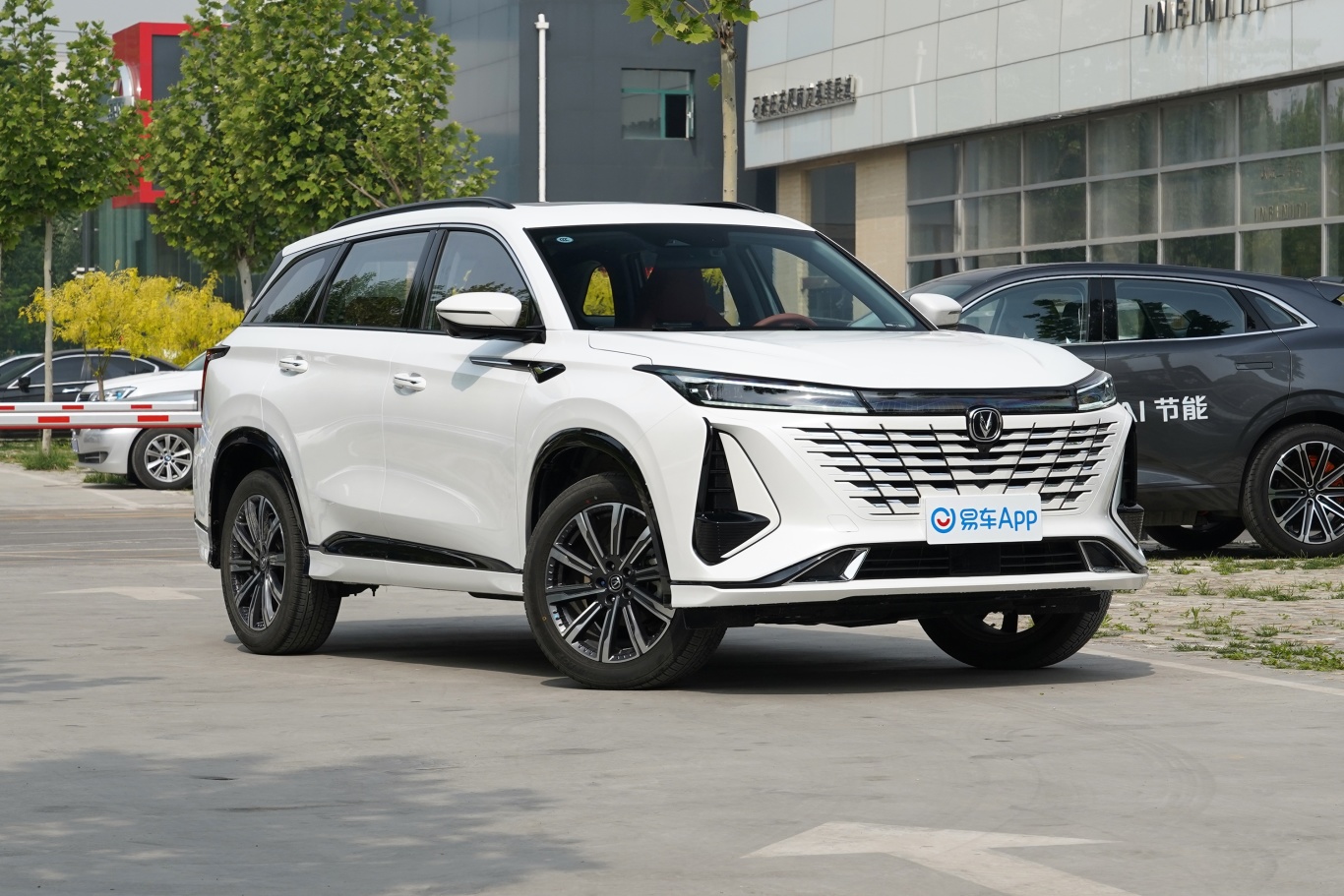 【长安cs75plus第三代 1 5t 领航型侧前45度车头向右水平图片 汽车图片大全】 易车
