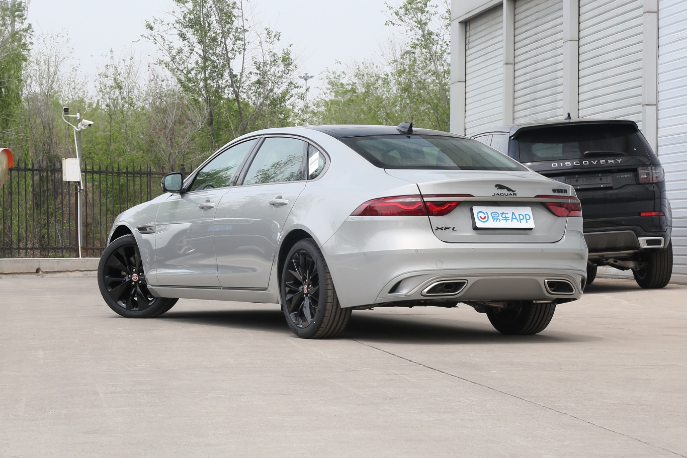 【捷豹XFL鎏金版 2.0T P250 两驱尊享豪华版侧后45度车头向左水平图片-汽车图片大全】-易车