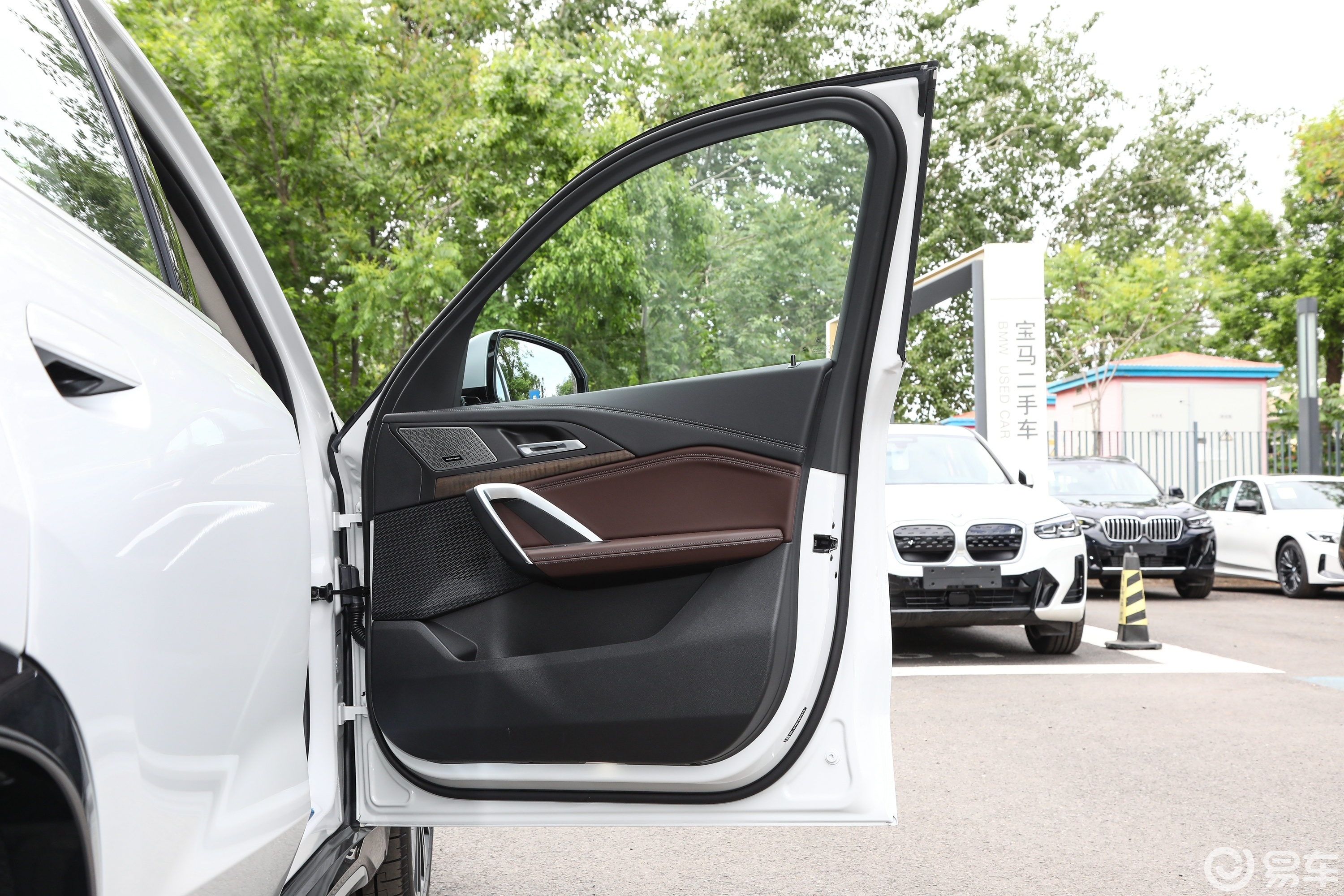 【宝马X1xDrive25Li X设计套装副驾驶员车门图片-汽车图片大全】-易车