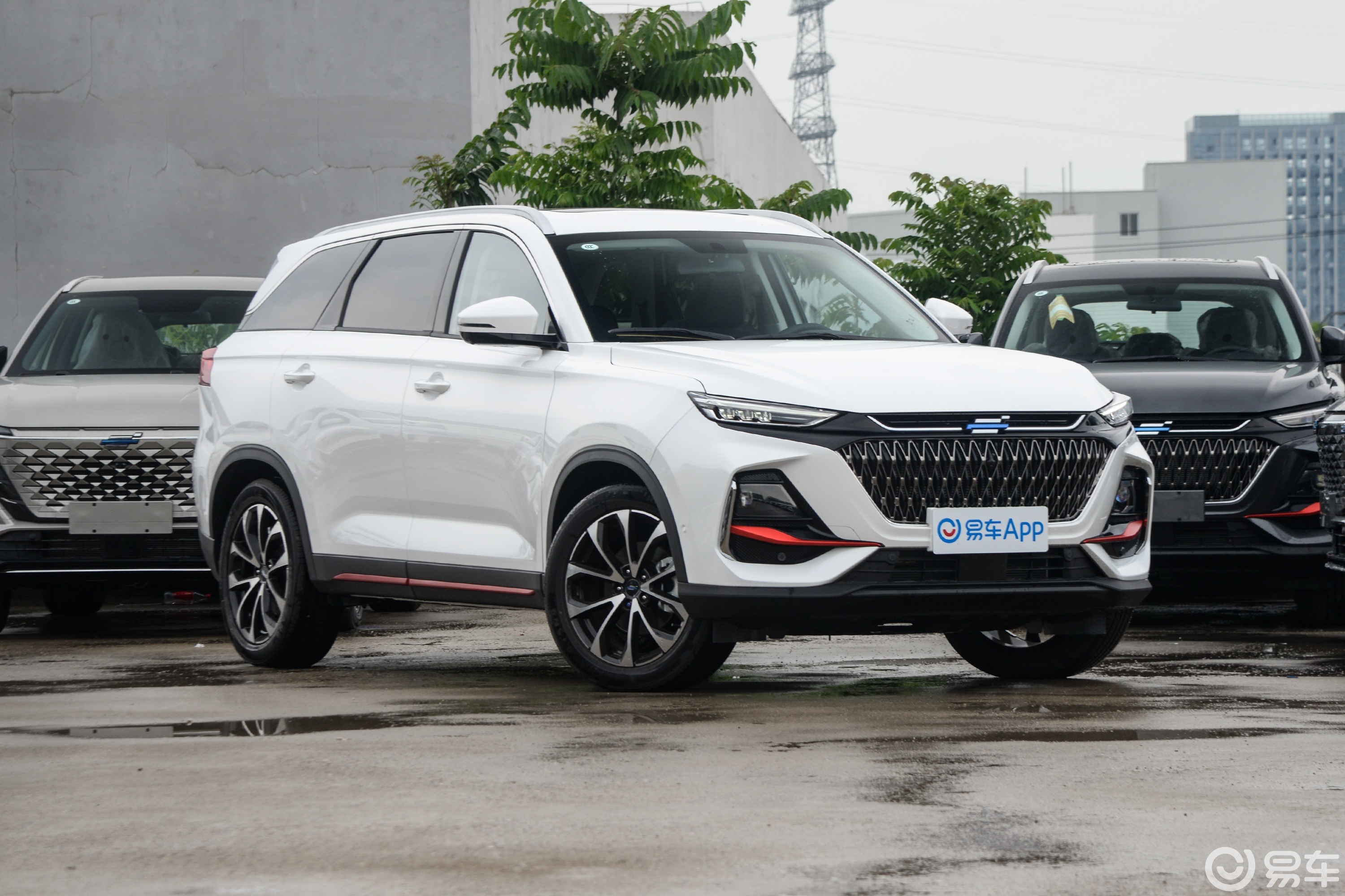 【长安欧尚X7 PLUS畅享版 1.5T 双离合领航型 7座侧前45度车头向右水平图片-汽车图片大全】-易车